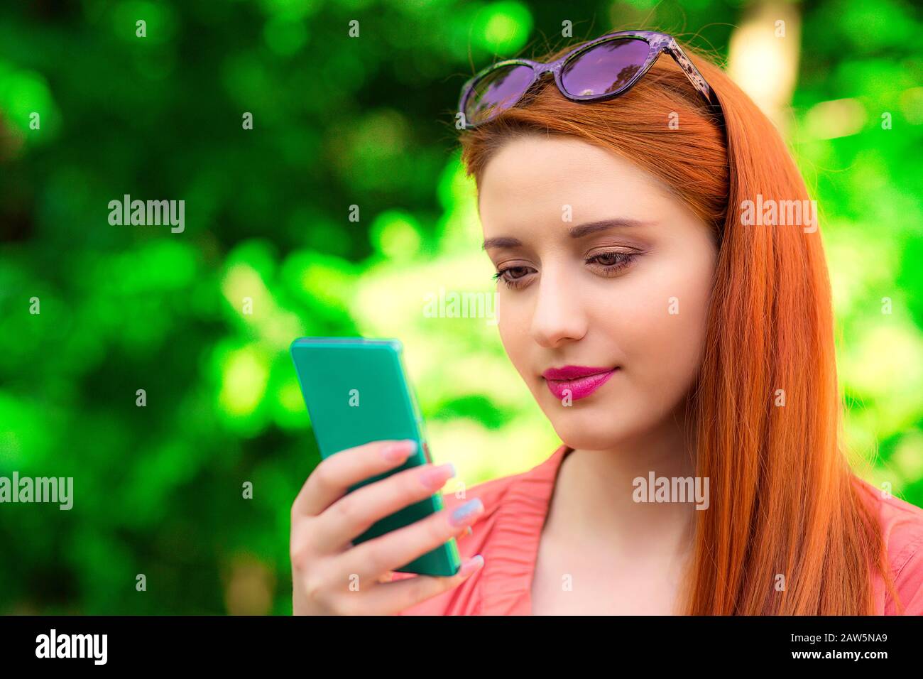 Profile woman face holding phone hi-res stock photography and images ...