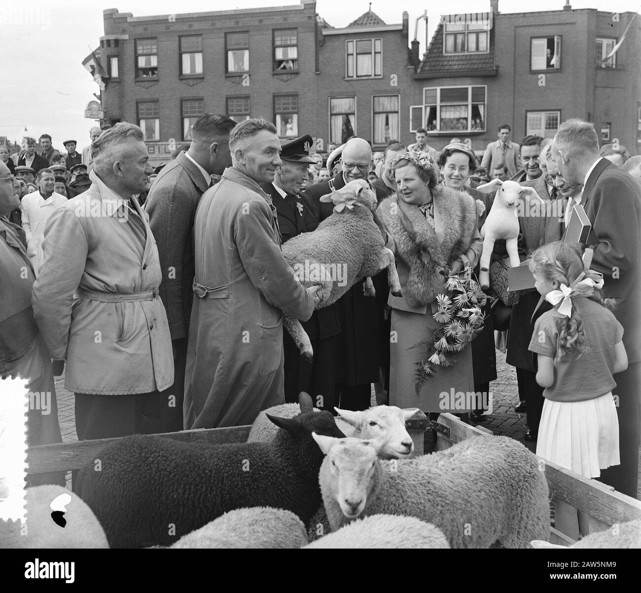 Family visit to market Black and White Stock Photos & Images - Alamy