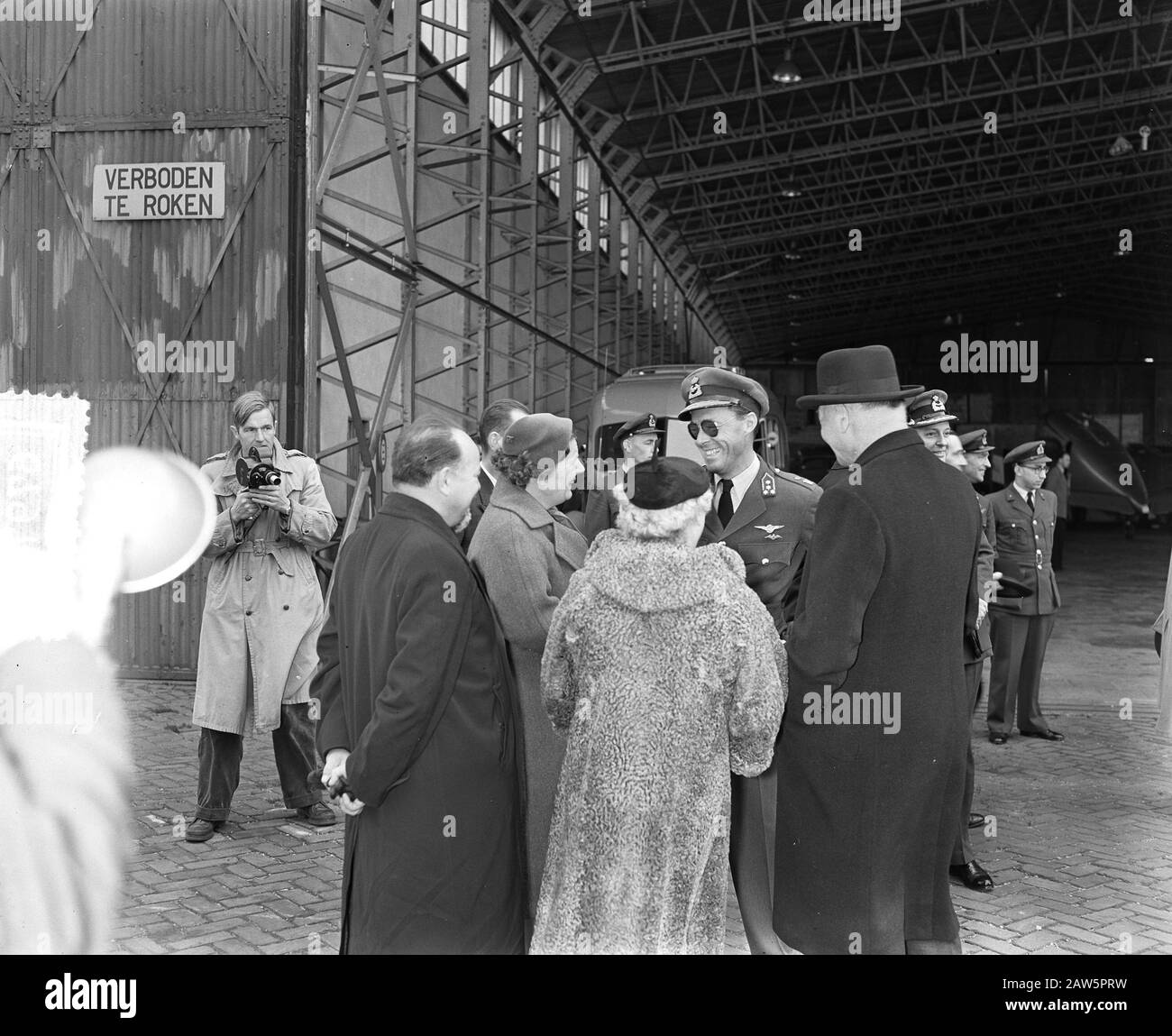 Prince Bernhard arrive at Soesterberg after a trip to South Africa ...