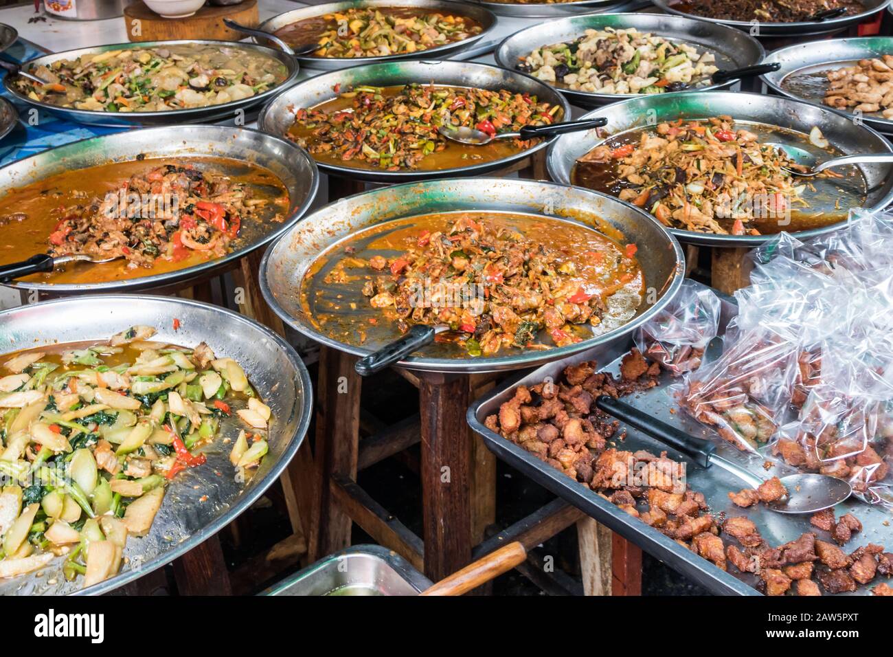 Stall thai hi-res stock photography and images - Alamy