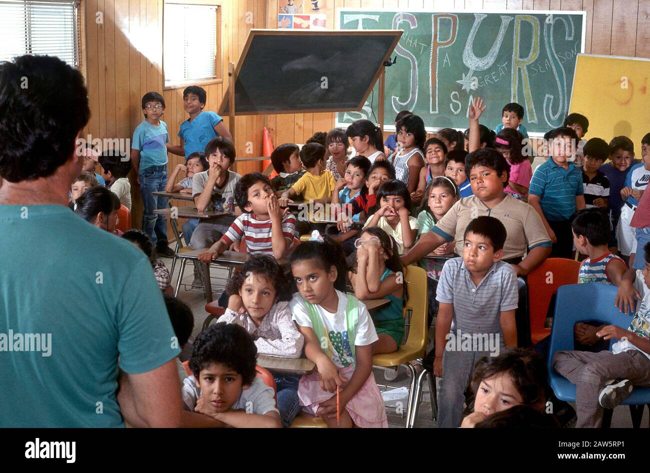 Crowded classroom low income hi-res stock photography and images - Alamy