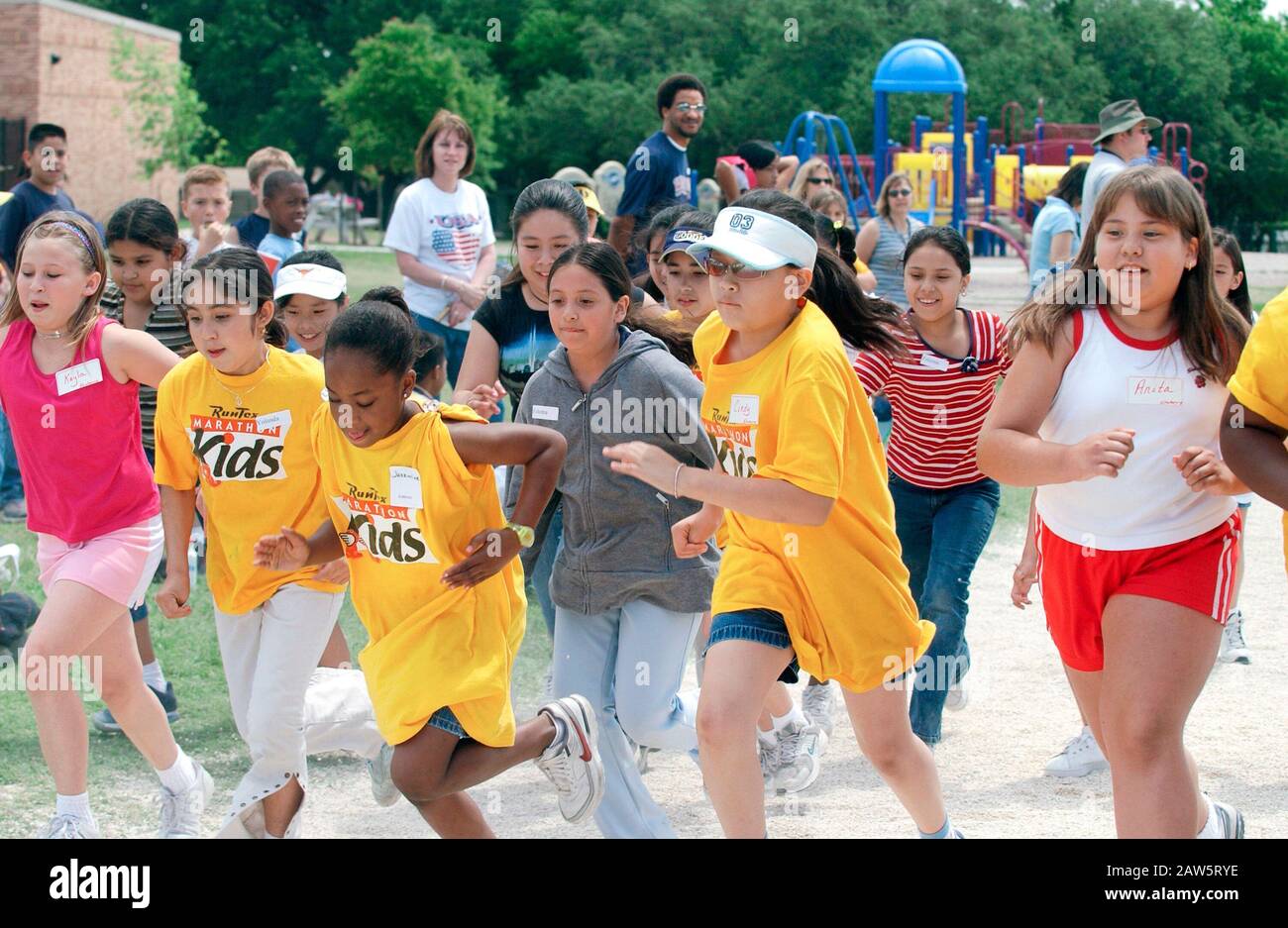 Starting line race children hi-res stock photography and images - Alamy