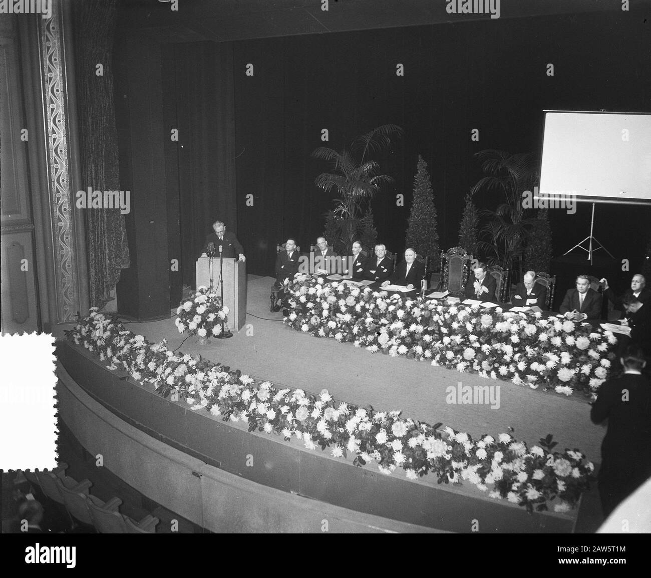 Meeting dutch chamber hi-res stock photography and images - Alamy