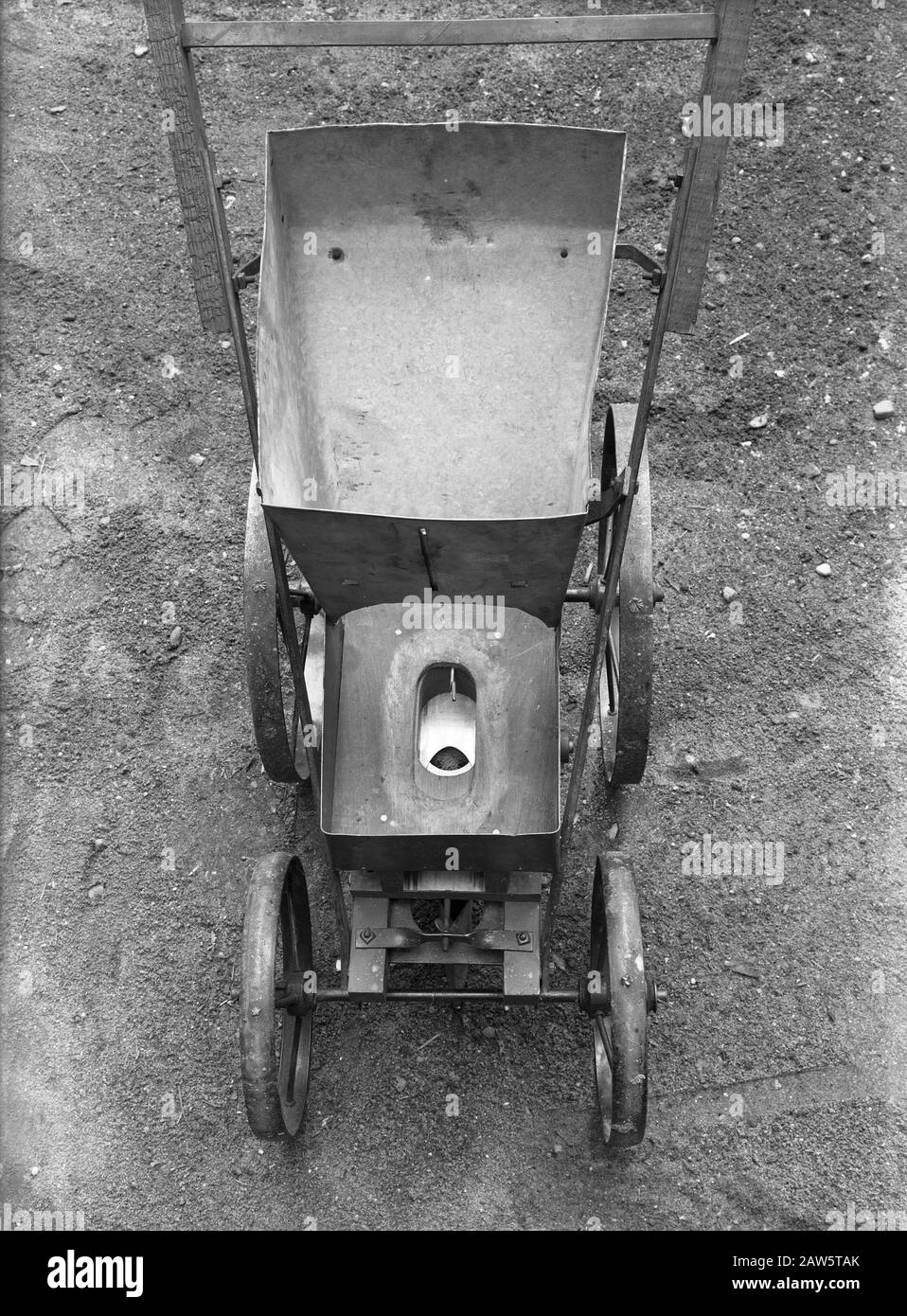 Sowing Machines High Resolution Stock Photography and Images - Alamy