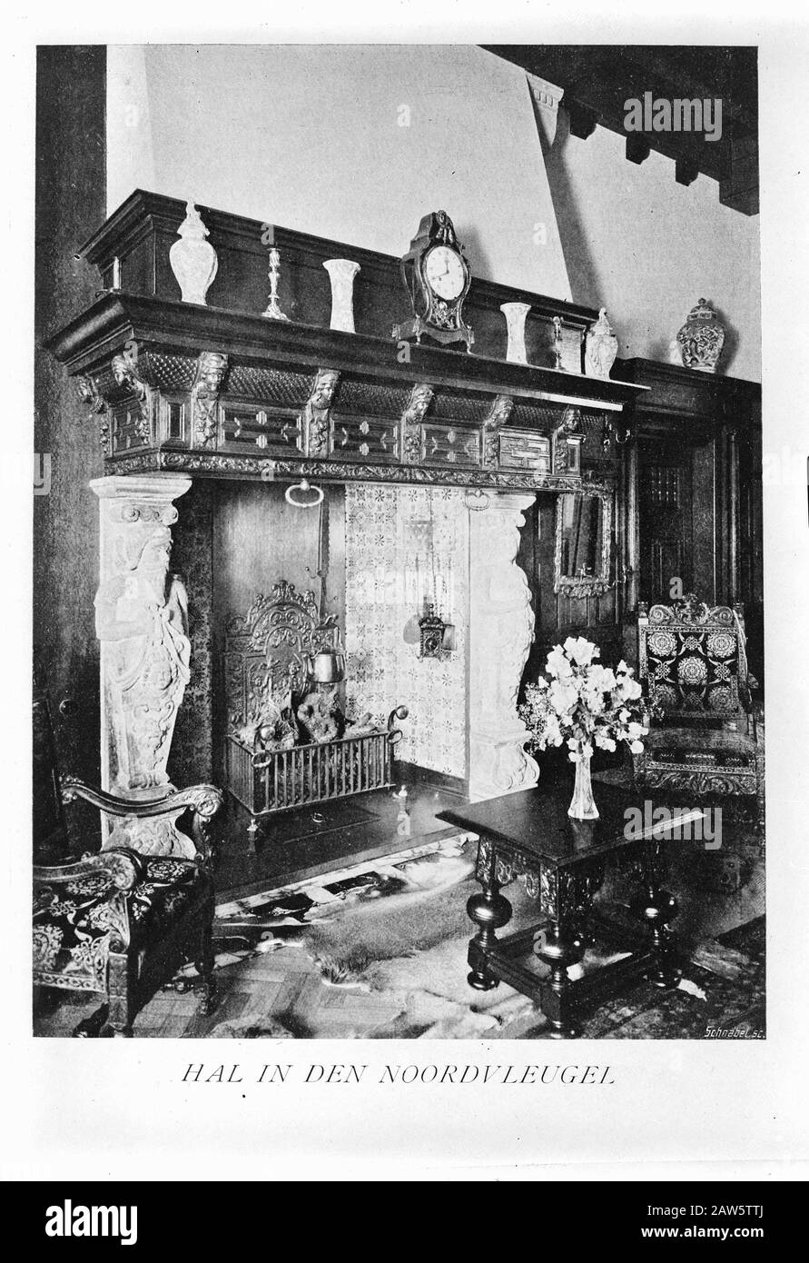 Wing buildings Cut Out Stock Images & Pictures - Alamy