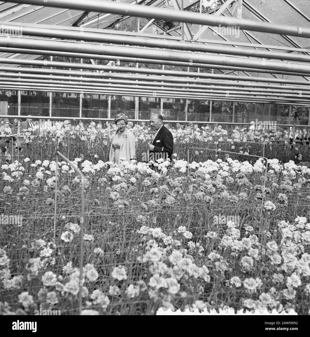 Floriade 1960 Queen Juliana in a greenhouse Date: July 20, 1960 ...