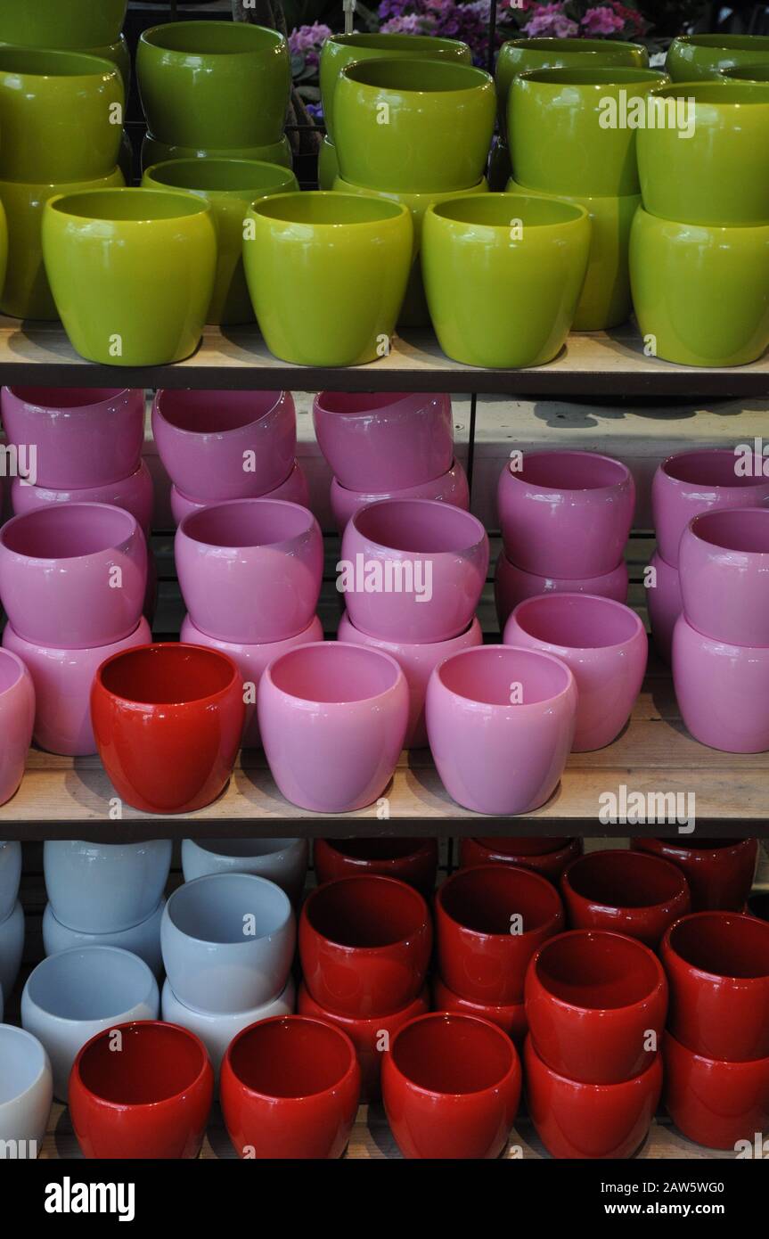 Ceramic planters hi-res stock photography and images - Alamy