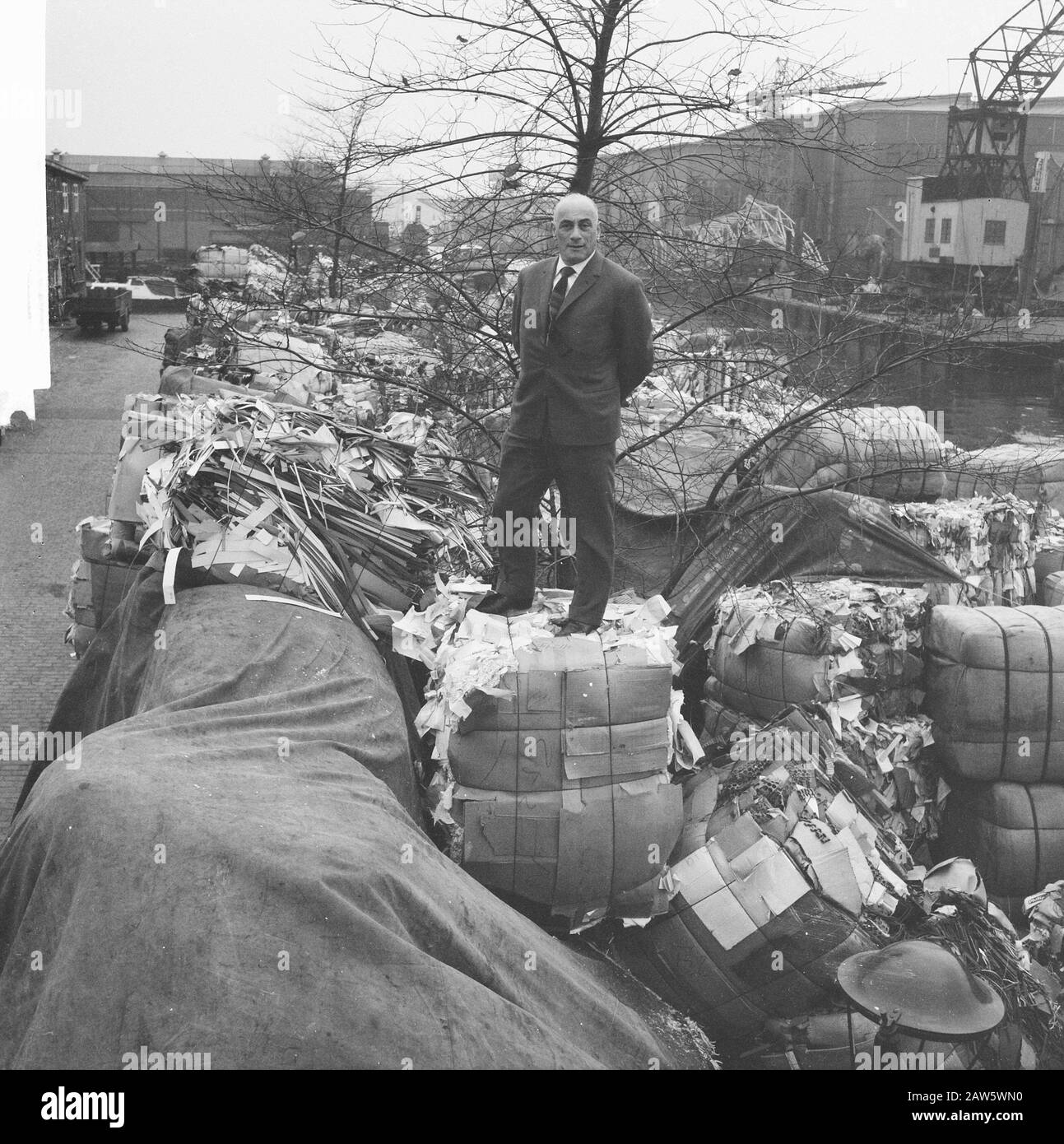 Old paper merchant wessels hi-res stock photography and images - Alamy