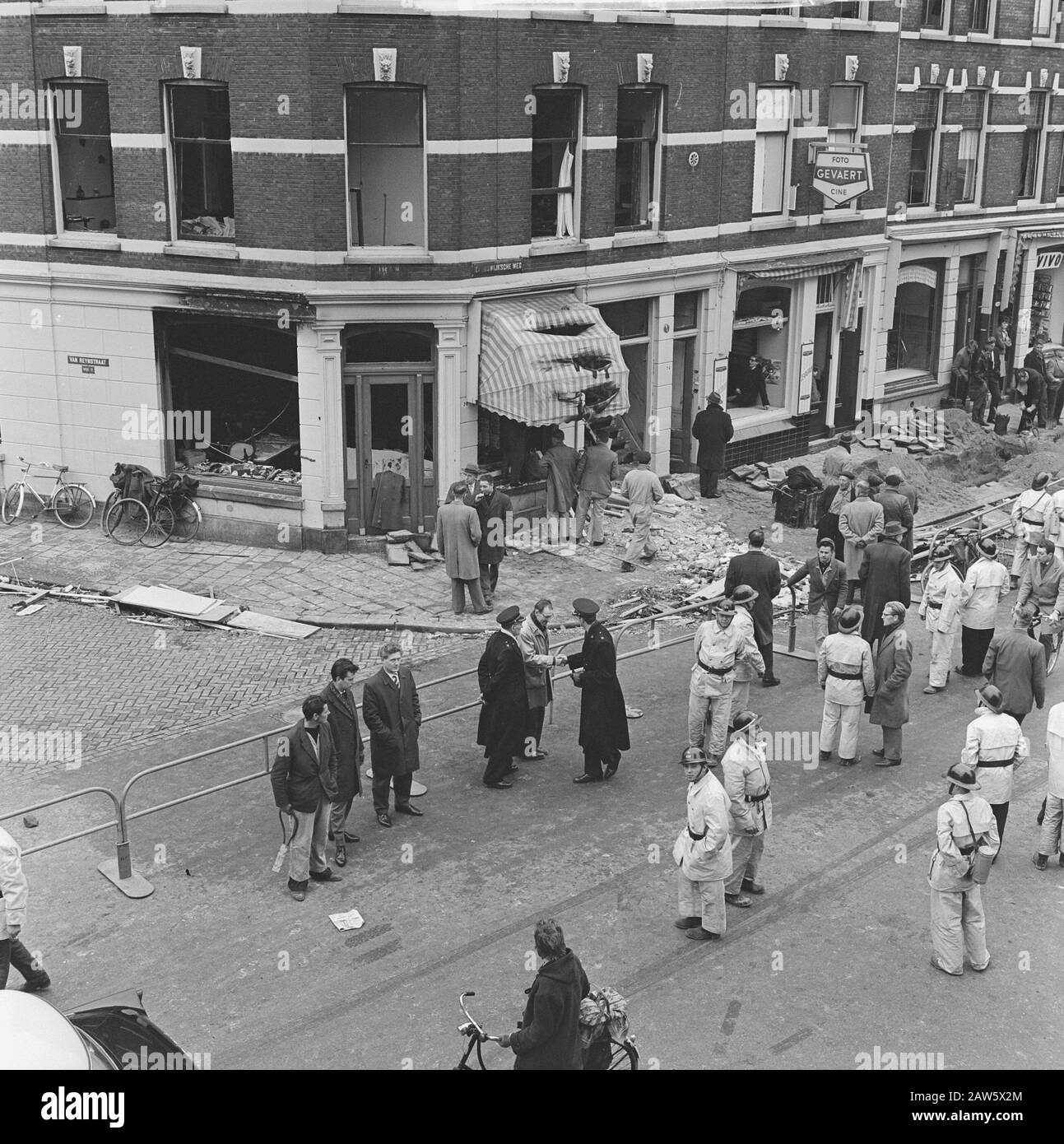 1962 explosion hi-res stock photography and images - Alamy