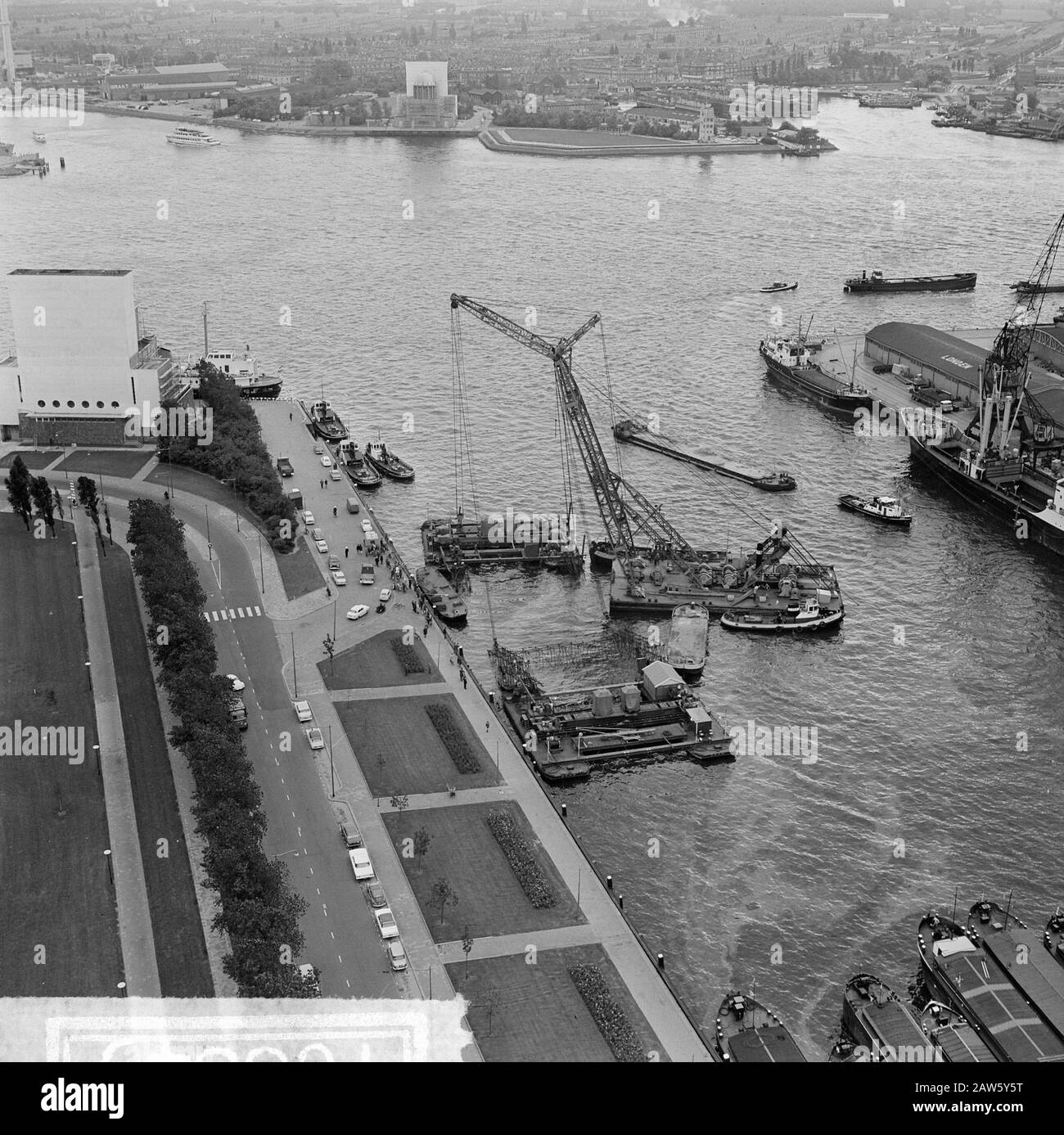 Delay for subway builders in Rotterdam, the bridge in the Parkhaven ...