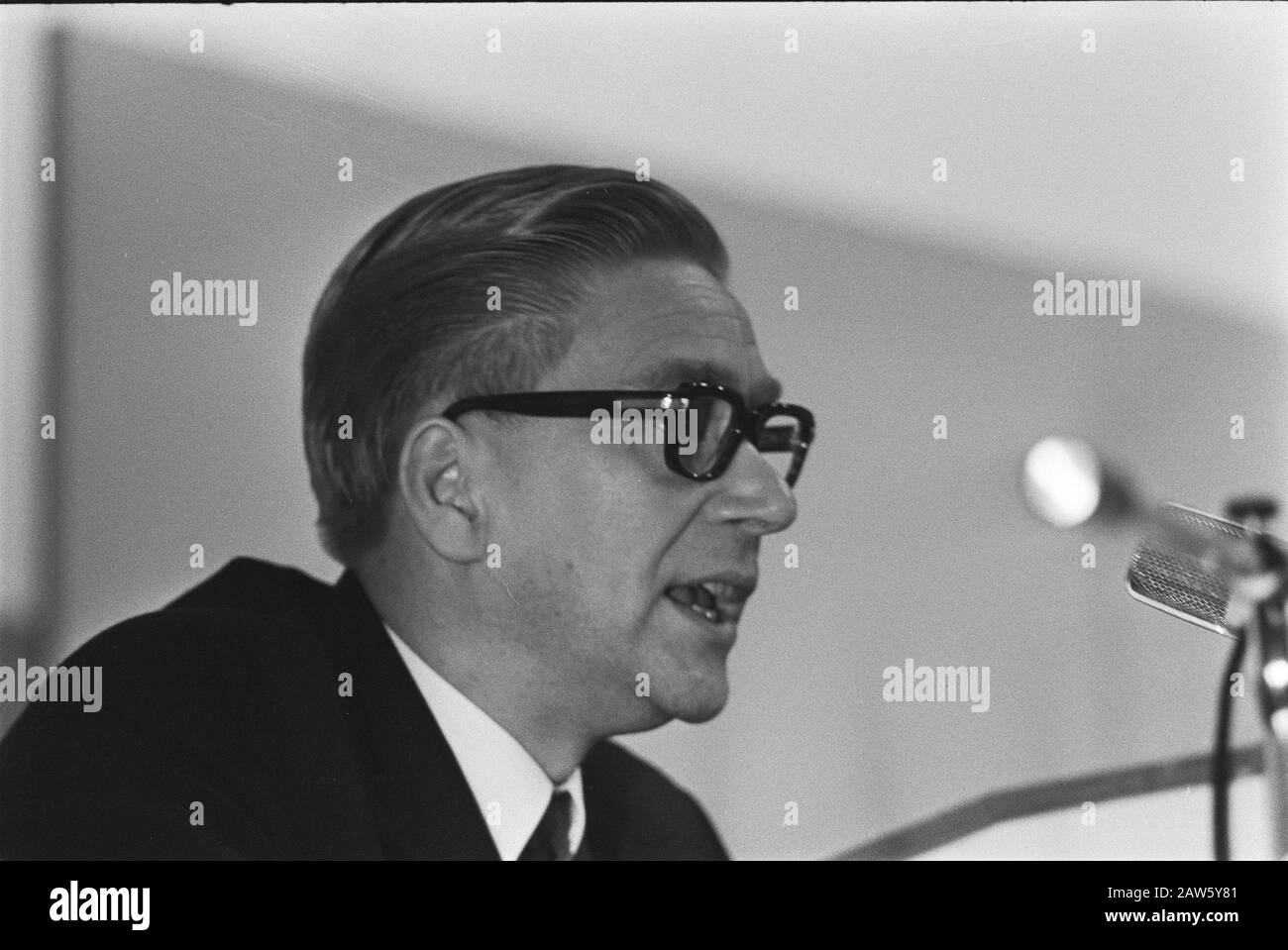 Minister veringa speaking hi-res stock photography and images - Alamy