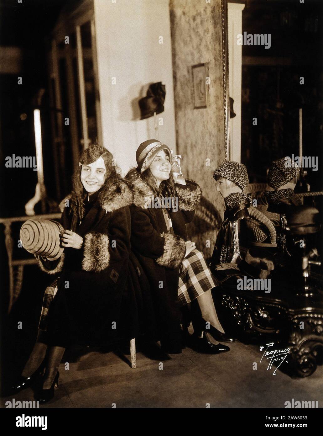 1927 ca , NEW YORK , USA : The British-born conjoined twins sisters ...