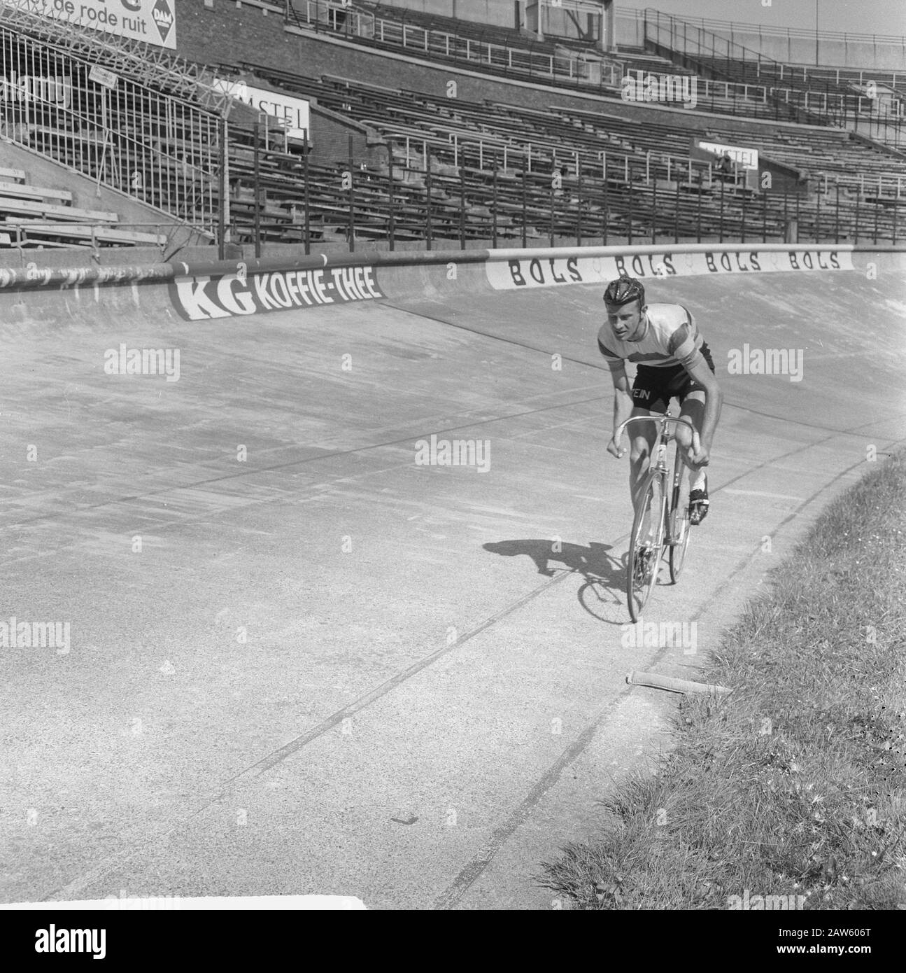 Dutch championships chase PeterPost action Date: August 12, 1965 ...