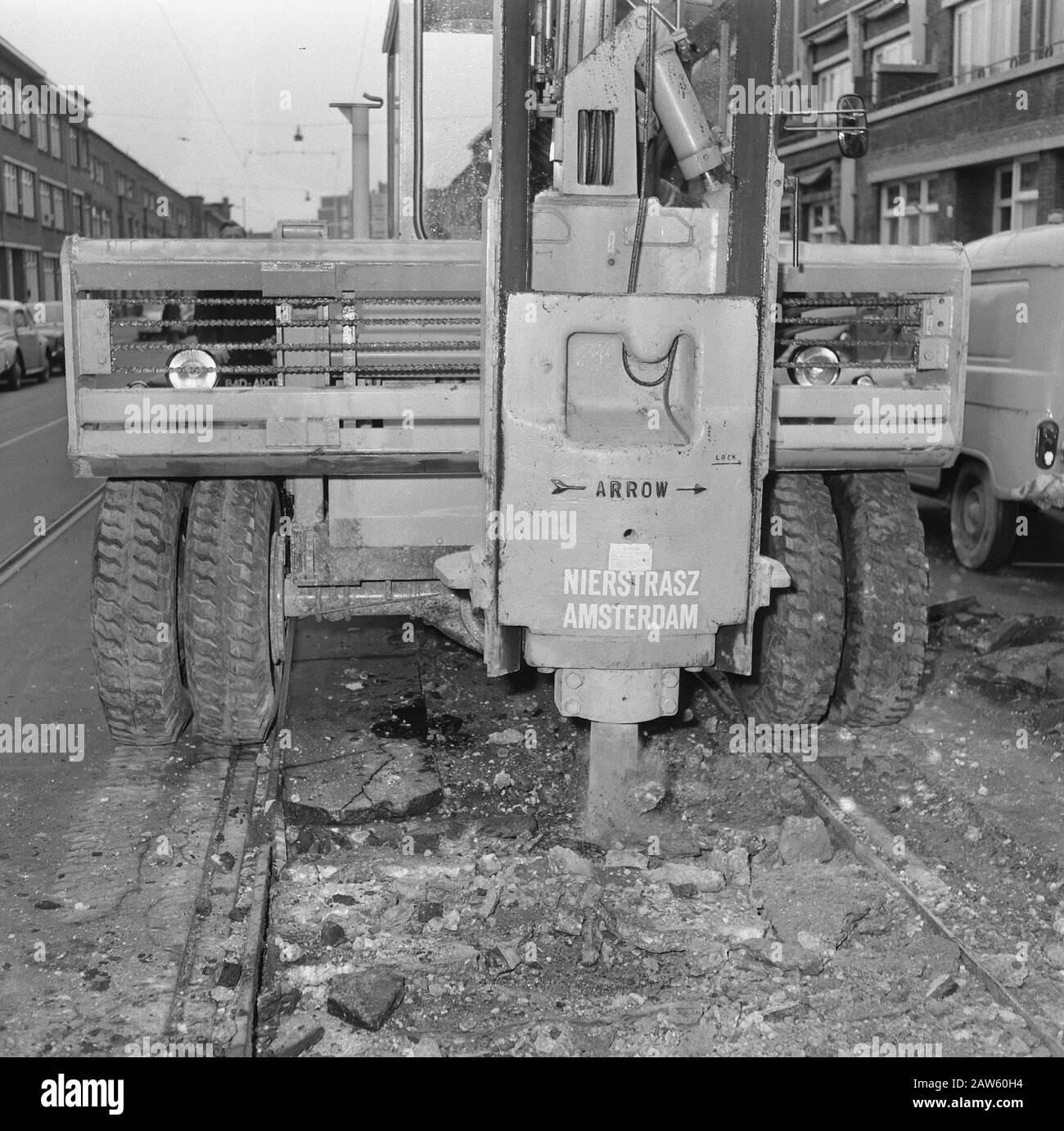 Concrete splitting machines hi-res stock photography and images - Alamy