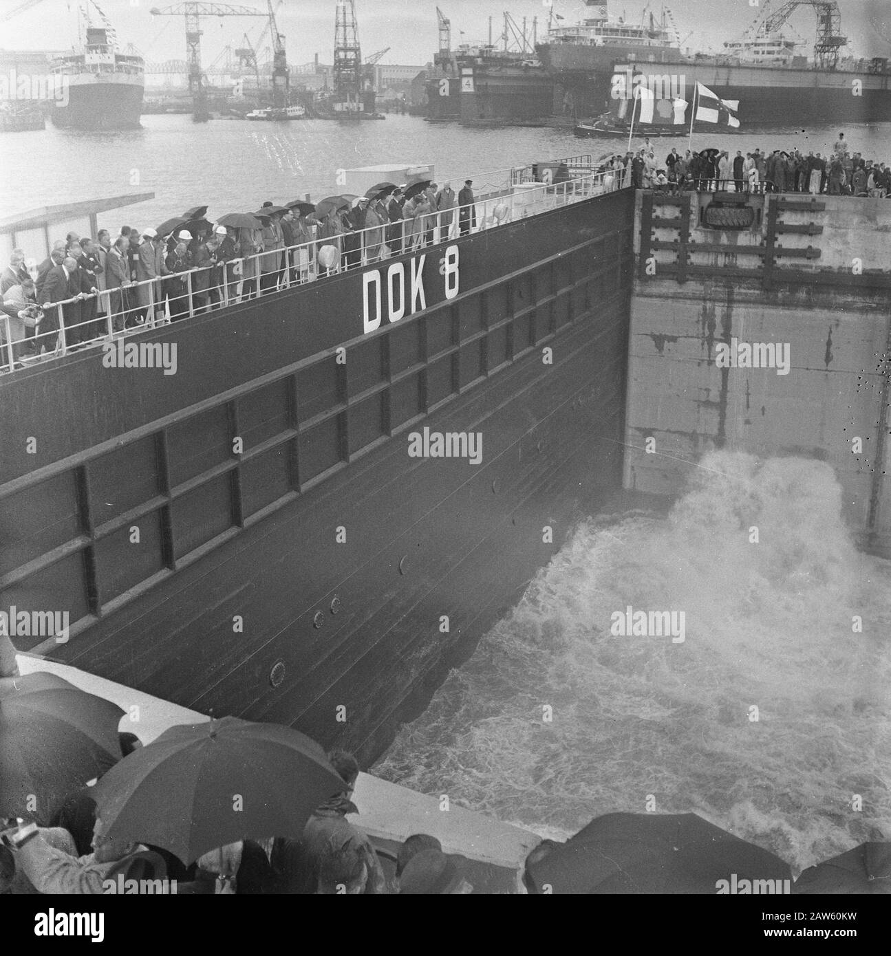 000 ton dry dock hi-res stock photography and images - Alamy