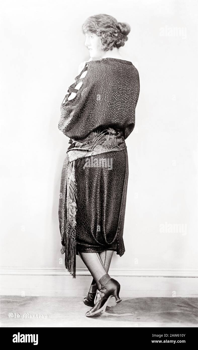 1929 , GREAT BRITAIN :The British musical comedy actress DOROTHY WARD ...