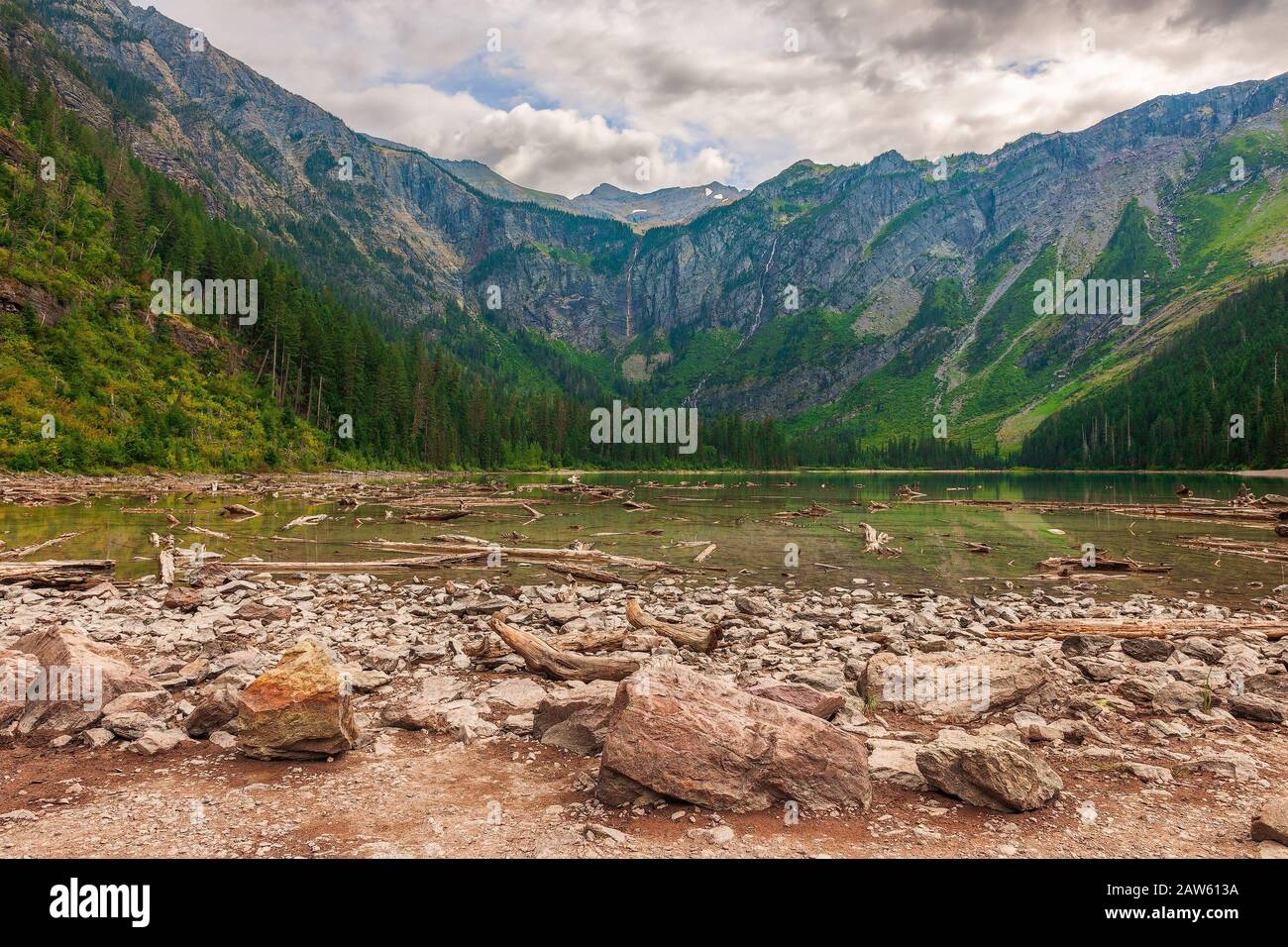 View of Lake Avalanche and the surrounding mountains in autumn. Glacier ...