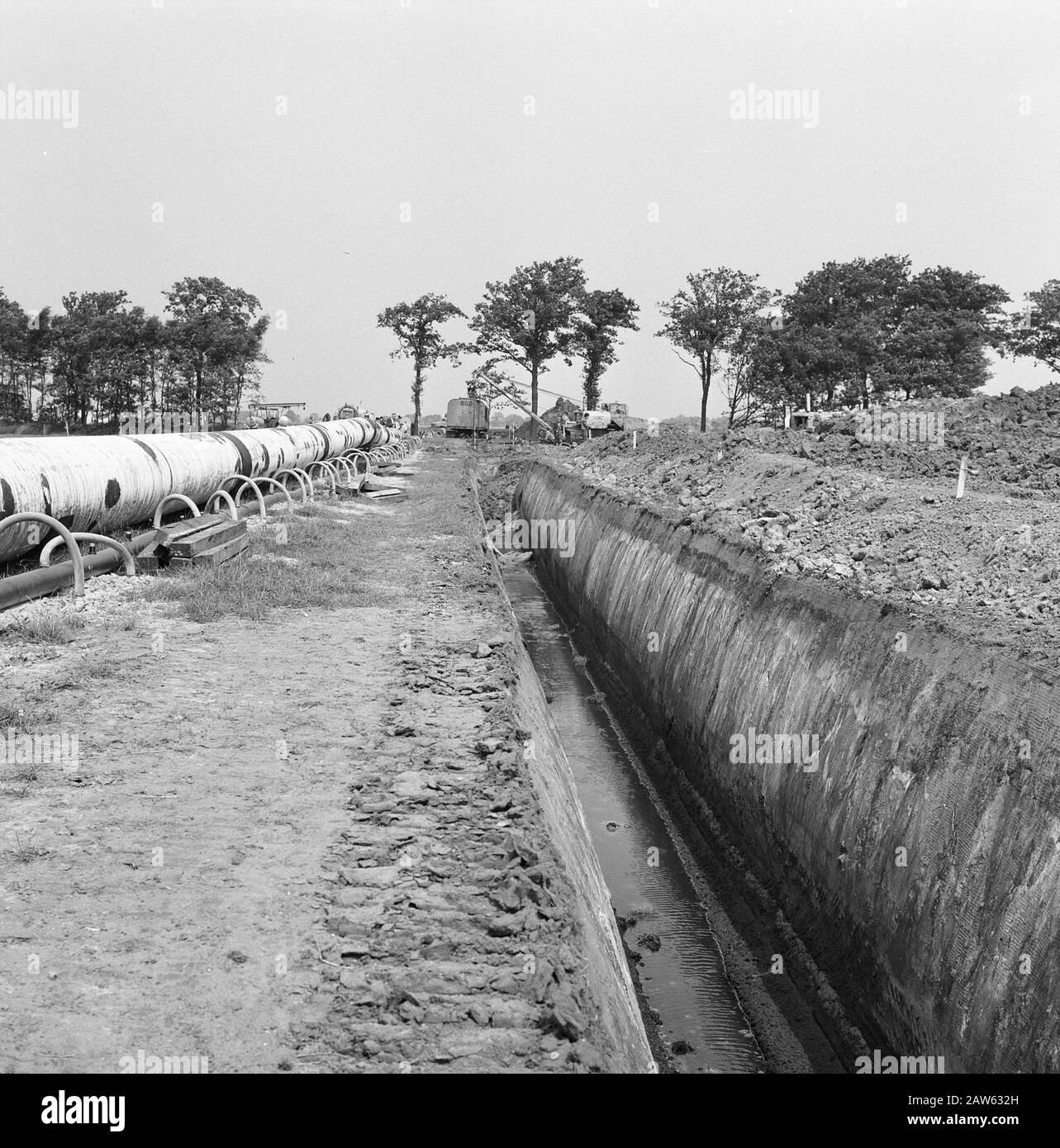 npc, pipelines, suction lines bronbemaling, insulated pipes, trenches ...