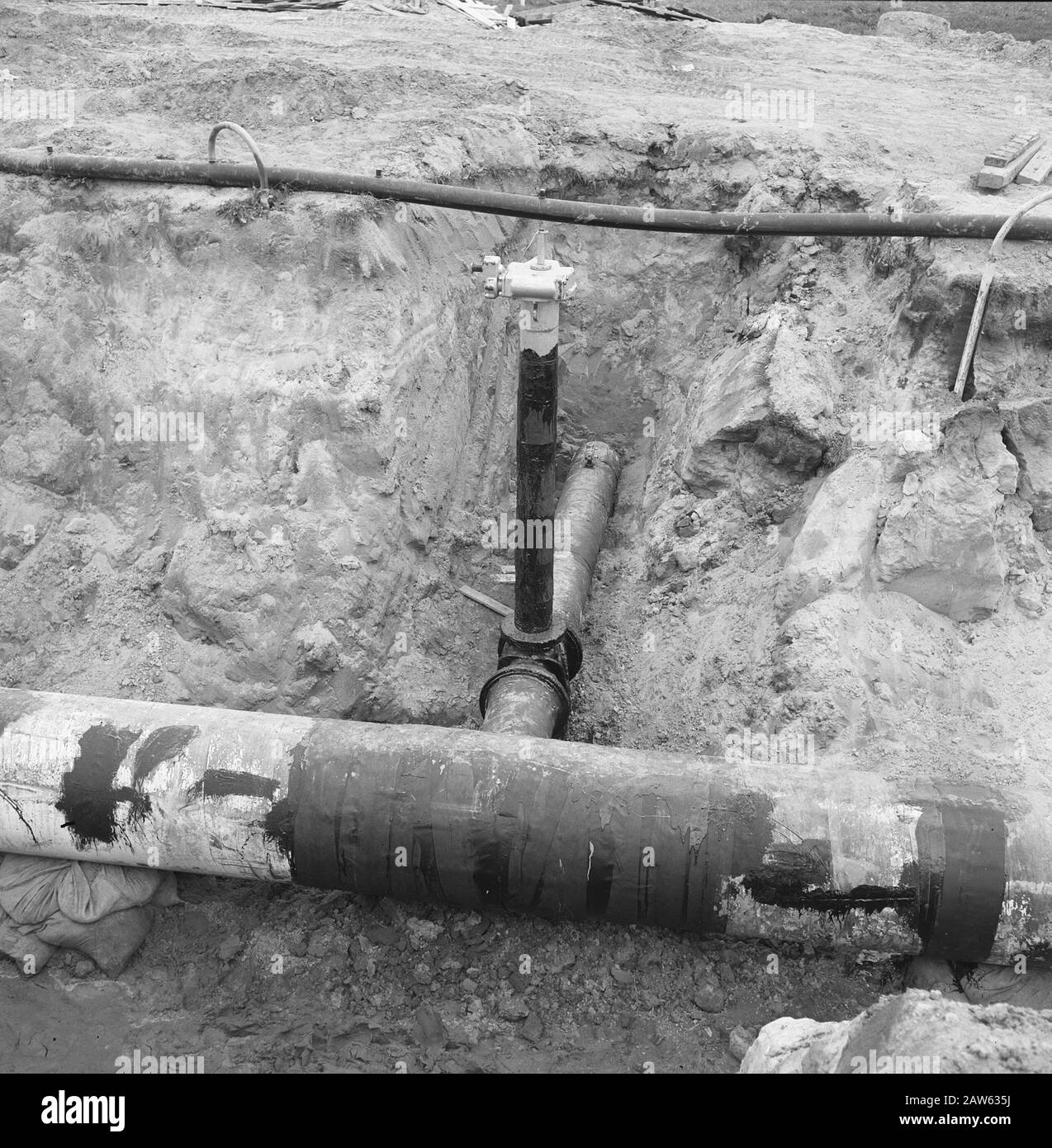 npc, pipelines, drainage pipelines Date: 1965 Location: Eext Keywords ...