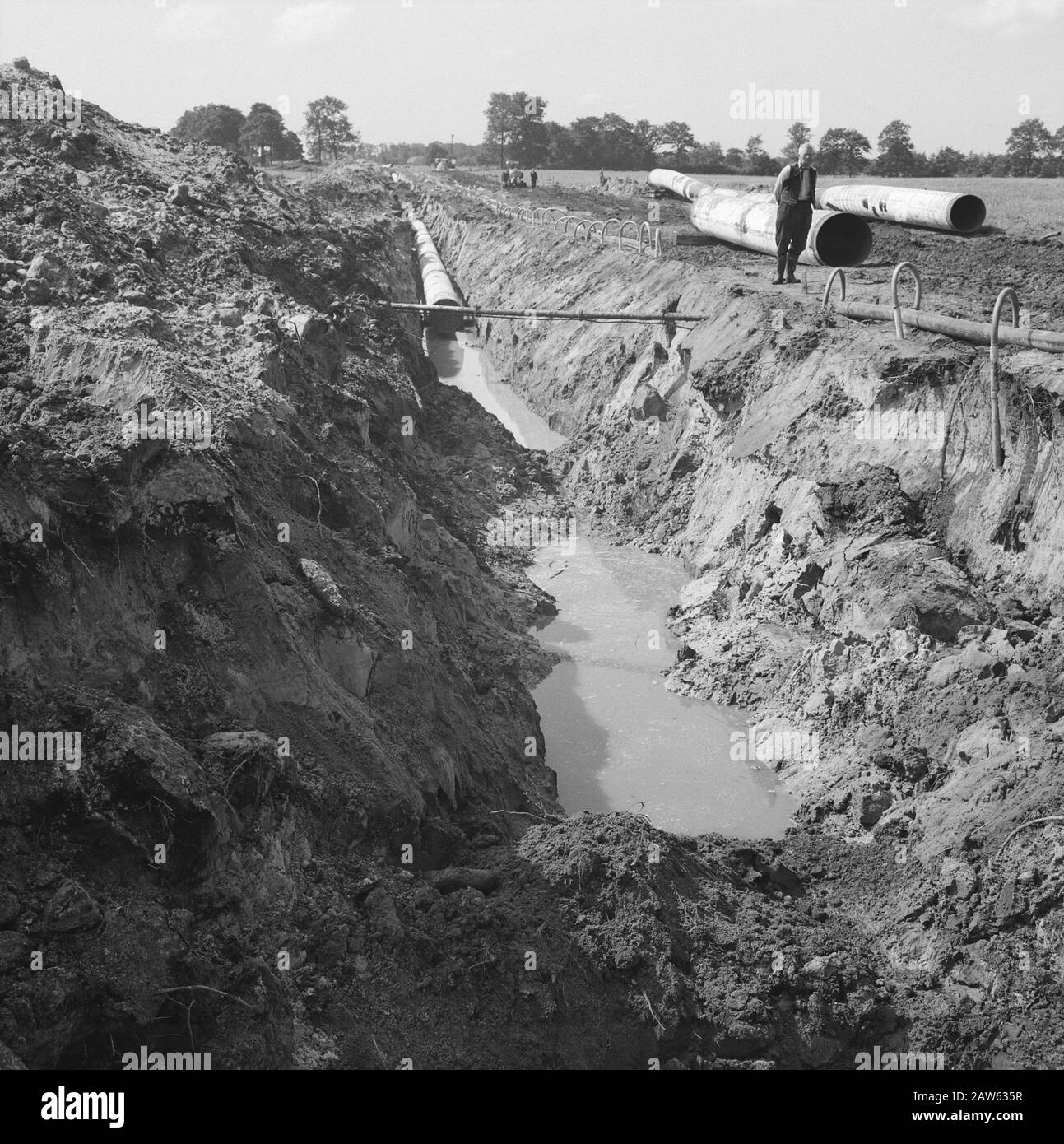 npc, pipelines, trenches, pipes Date: 1965 Keywords: tubes, npc ...