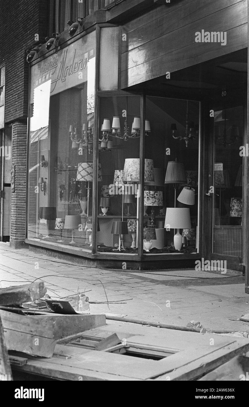 Existing stores hi-res stock photography and images - Alamy