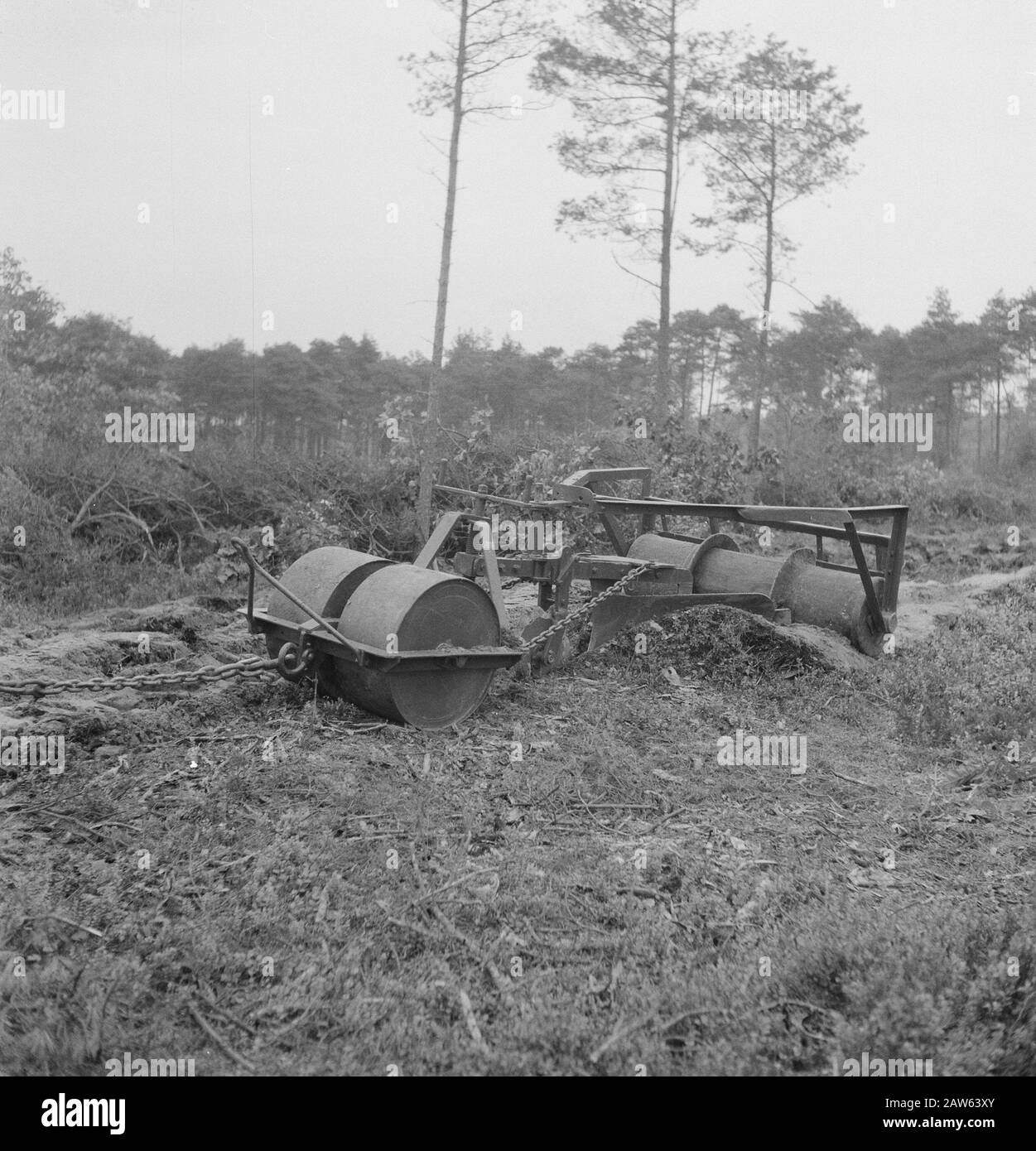 Construction machinery machine machines plant Black and White Stock ...