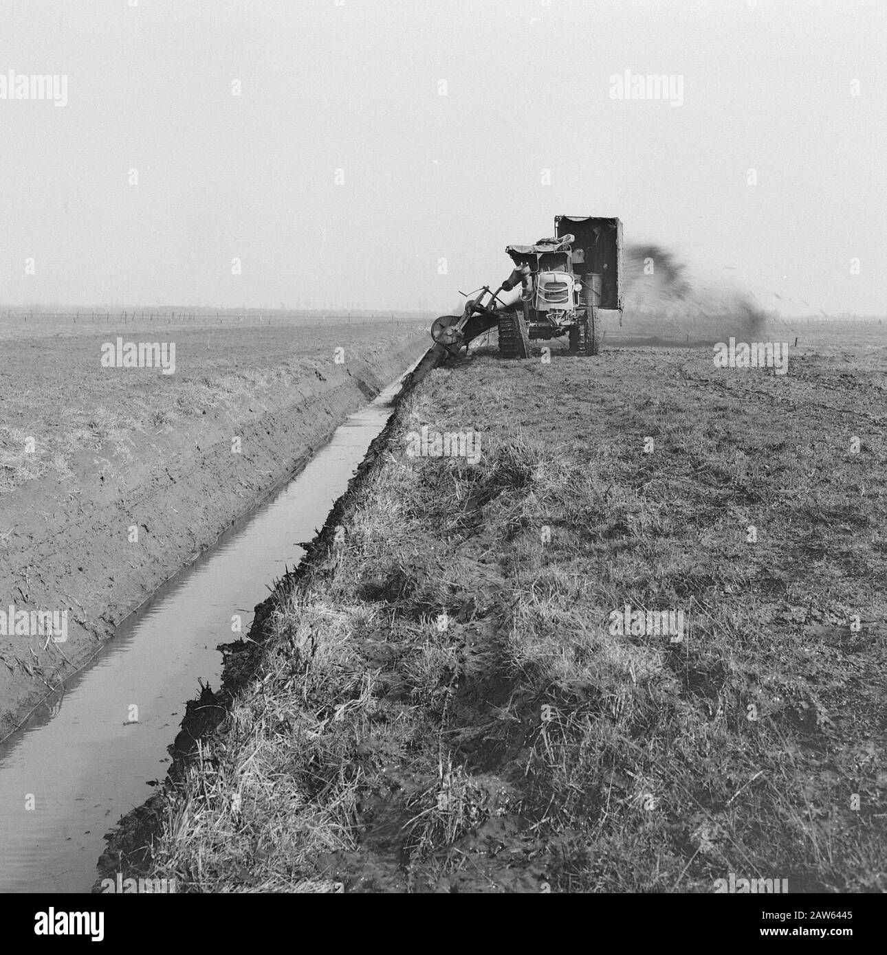 Cleaning ditches hi-res stock photography and images - Alamy