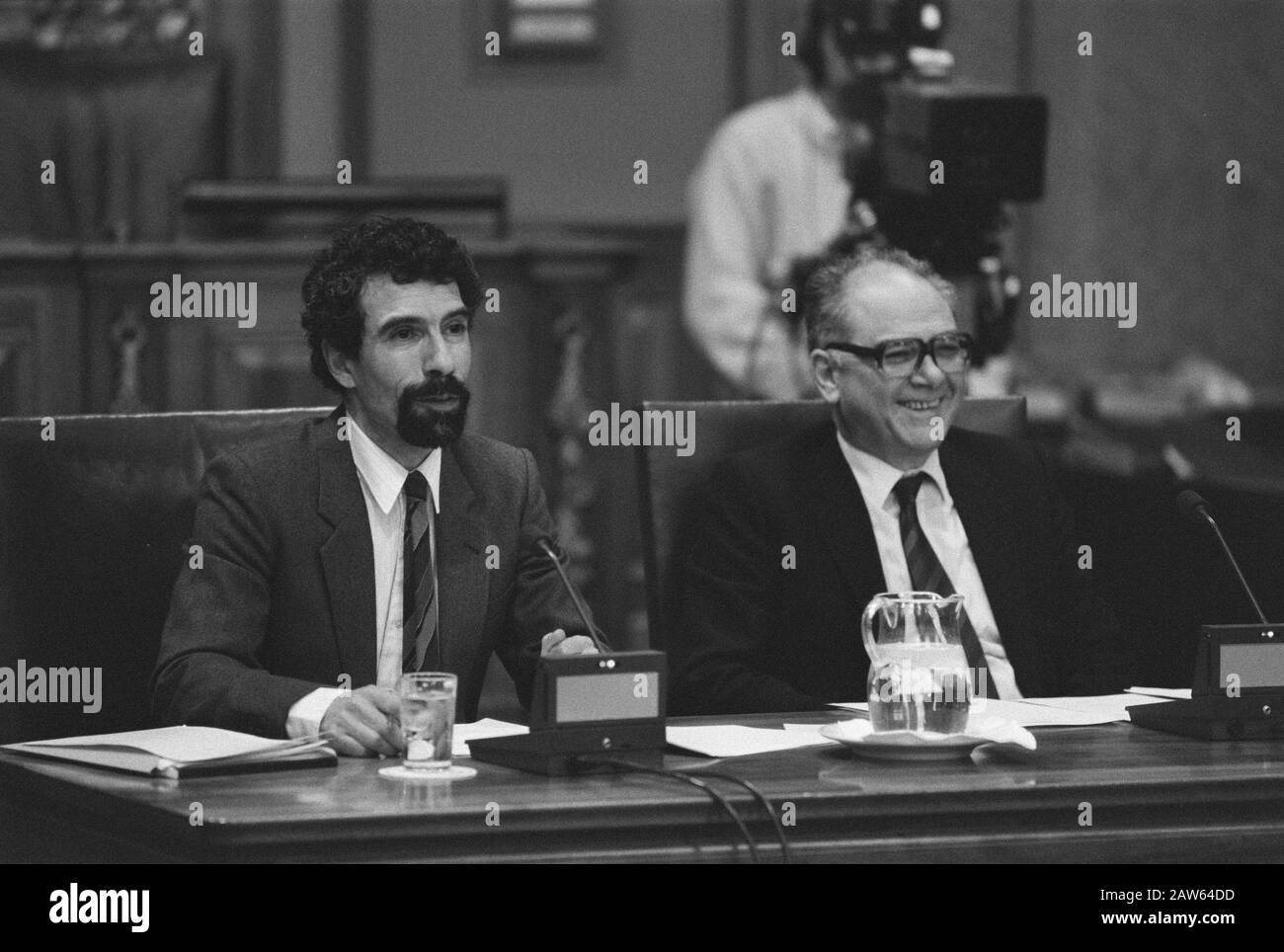 Enquetecom hi-res stock photography and images - Alamy