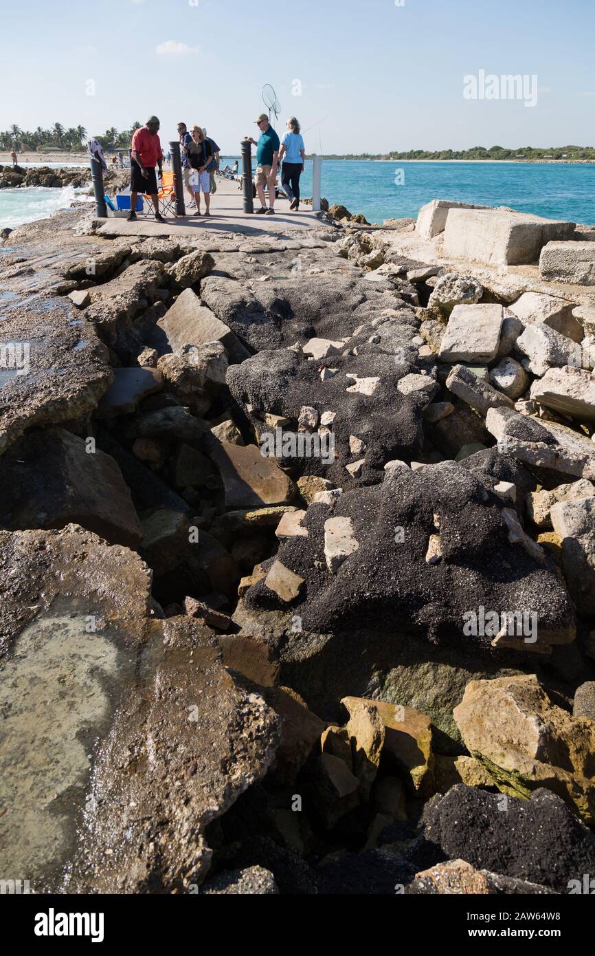 Hurricane damage pier hi-res stock photography and images - Alamy