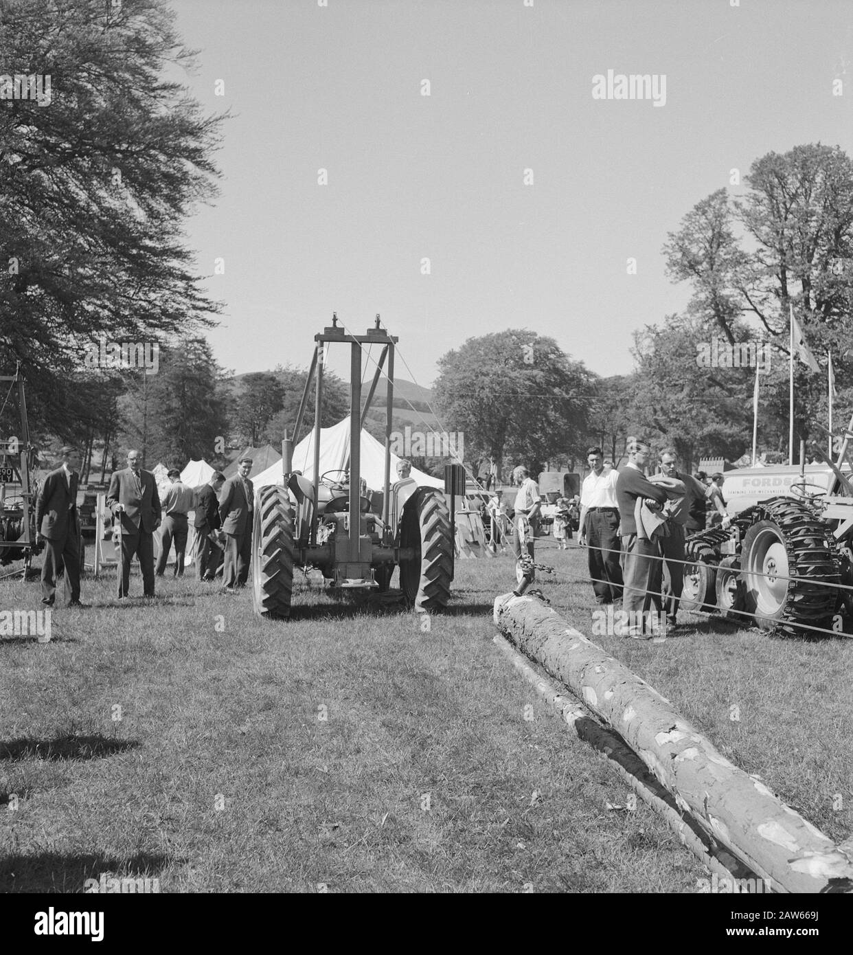Workers tents hi-res stock photography and images - Alamy