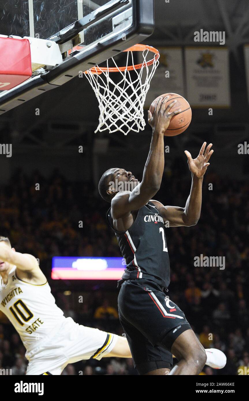 Wichita, Kansas, USA. 06th Feb, 2020. Cincinnati Bearcats guard Keith ...