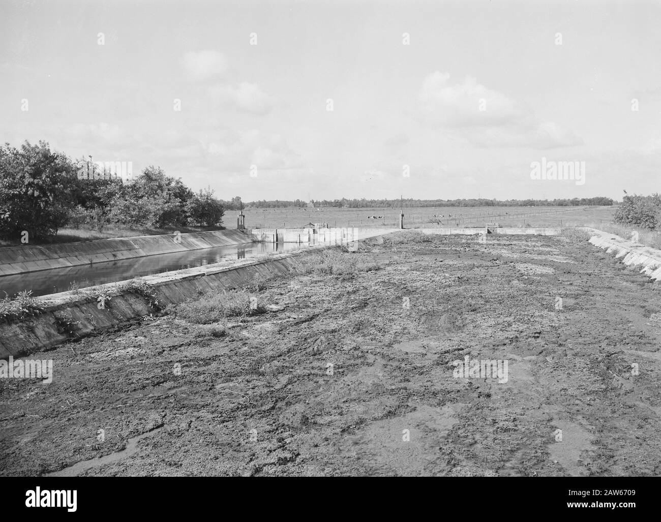 Sludge and silt hi-res stock photography and images - Alamy