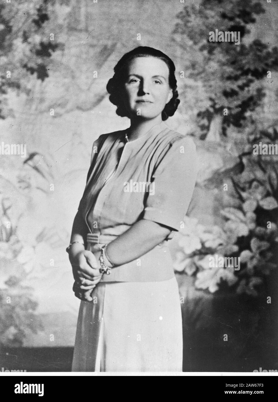 Princess Juliana Date: 1945 Keywords: royalty, portraits, princess ...