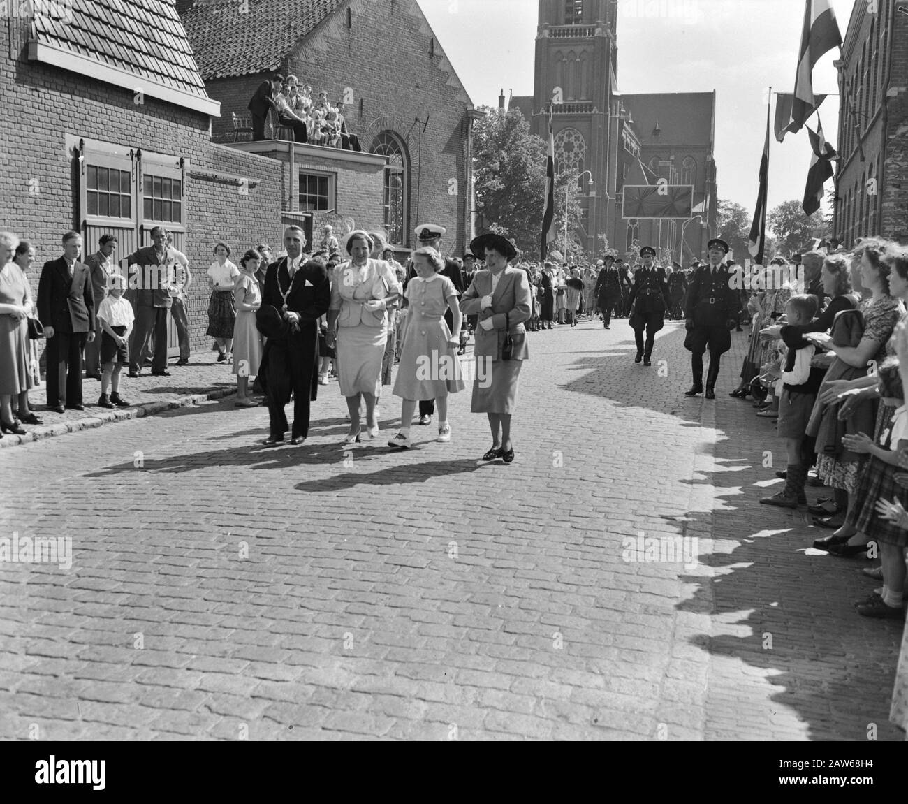 Queen Juliana and Princess Beatrix in Asten (Noord-Brabant ...