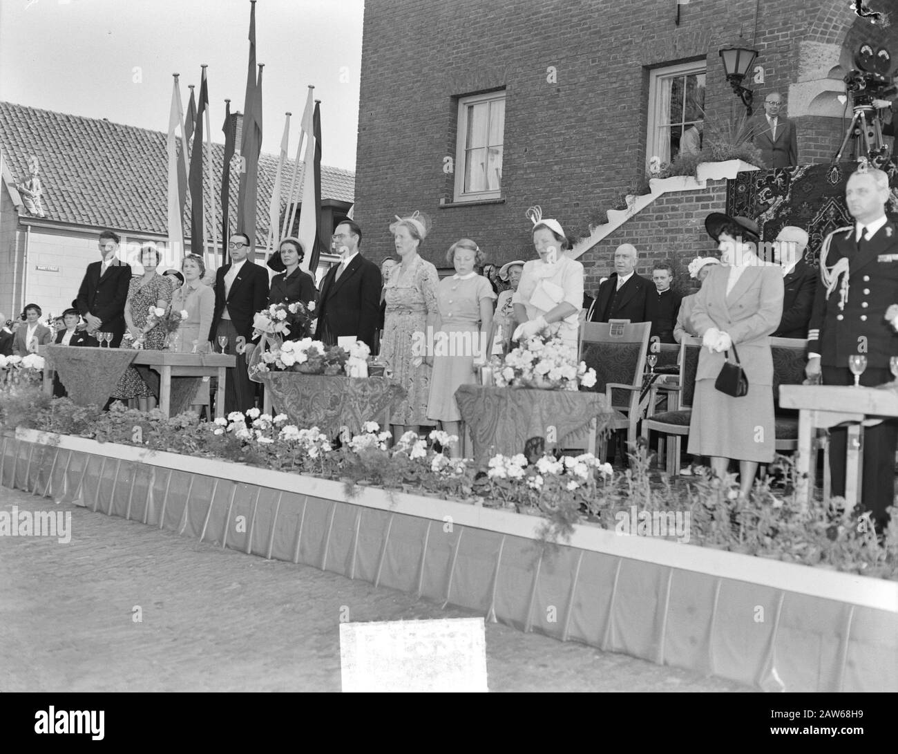 Queen Juliana and Princess Beatrix in Asten (Noord-Brabant ...