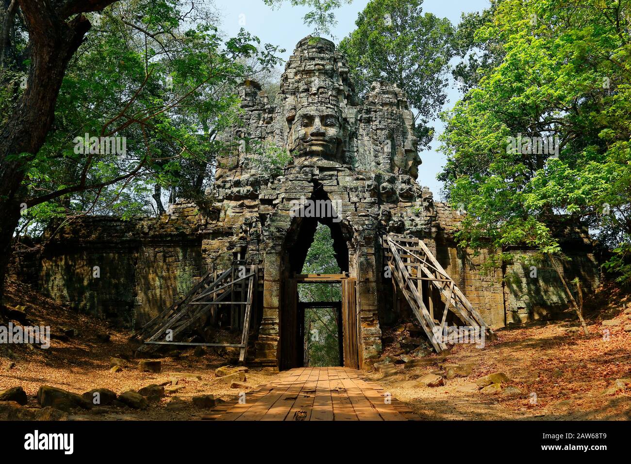 carved head in Angkor wat temple,Cambodia Stock Photo - Alamy