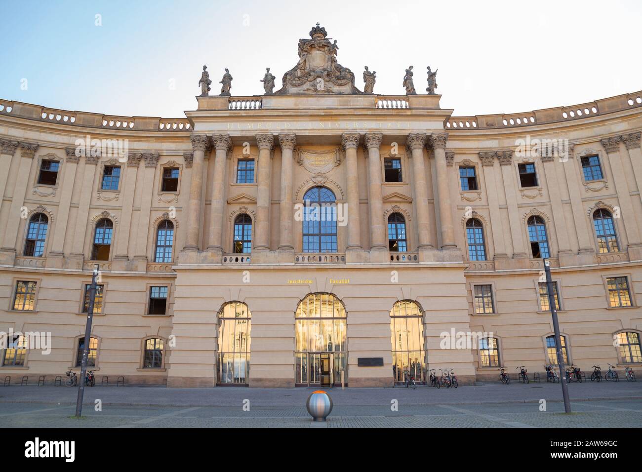 Berlin humboldt university law faculty hi-res stock photography and ...