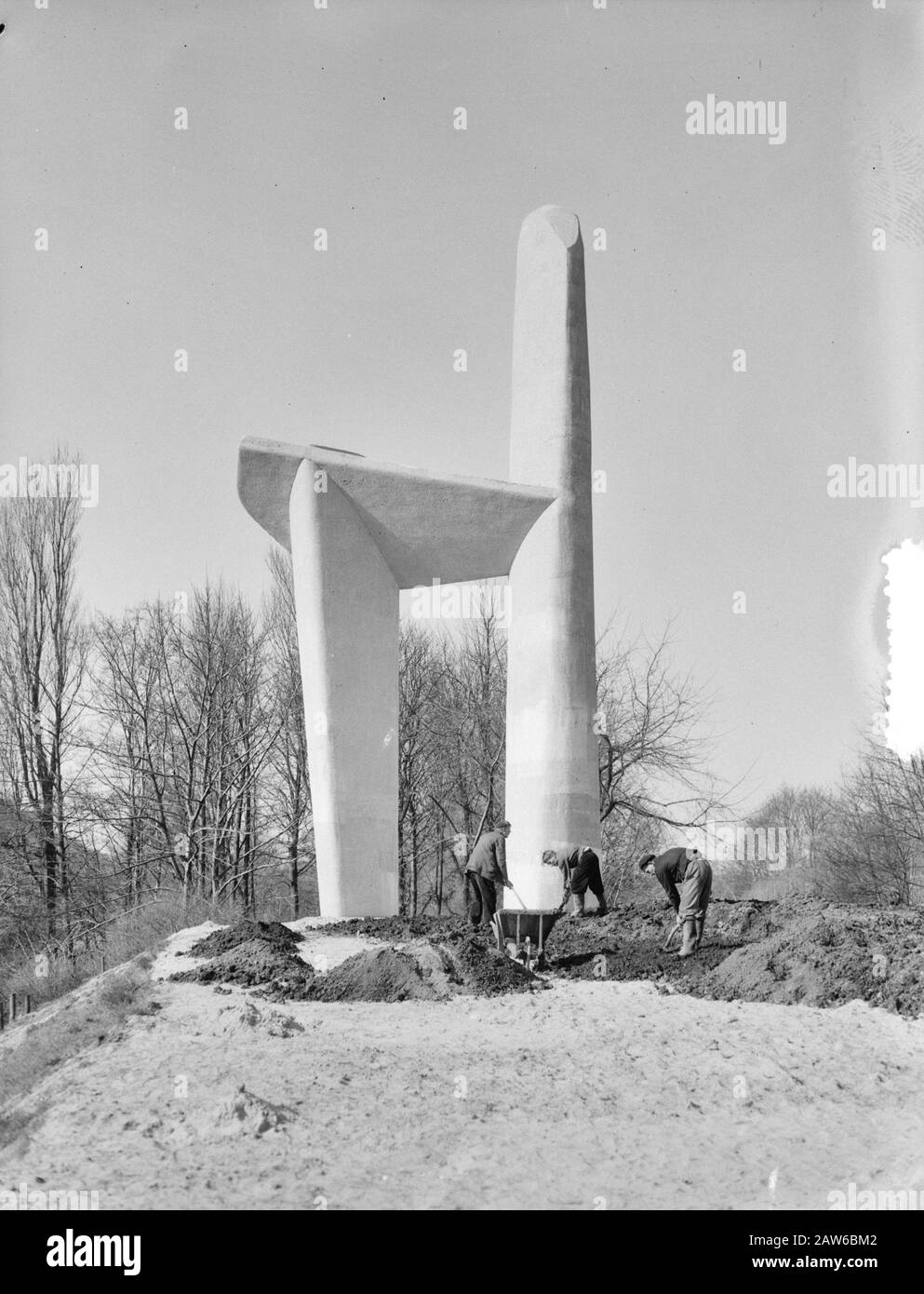 Frame monument Troelstra Hague Date: March 9, 1953 Location: The Hague ...