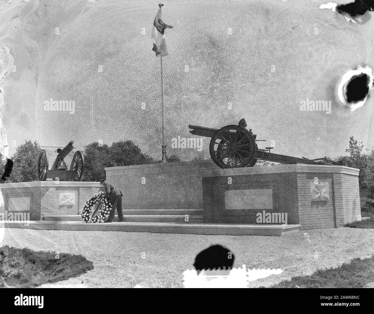 Unveiling artillery monument hi-res stock photography and images - Alamy