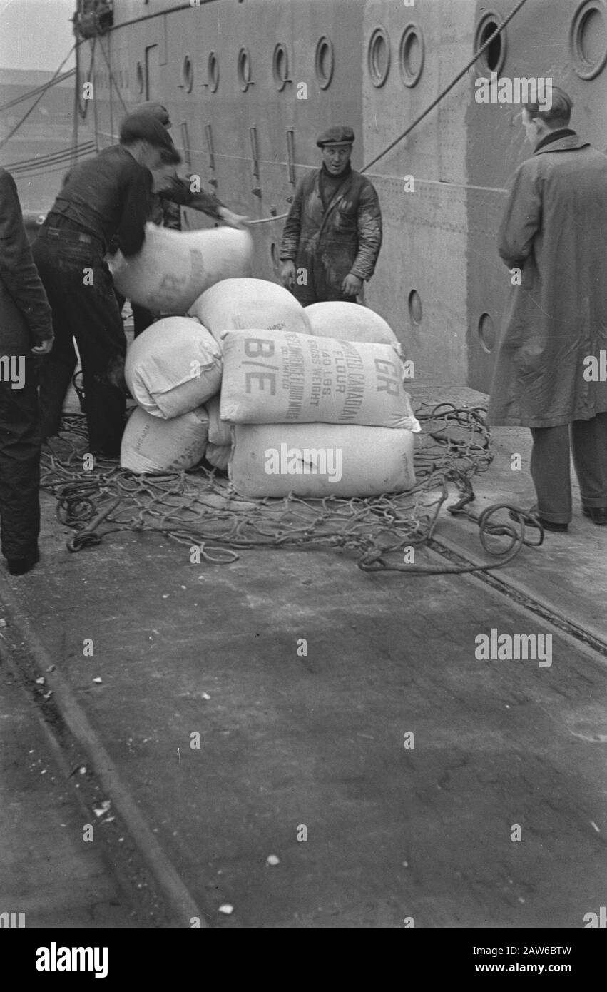 Merchant ship world war ii Black and White Stock Photos & Images - Alamy