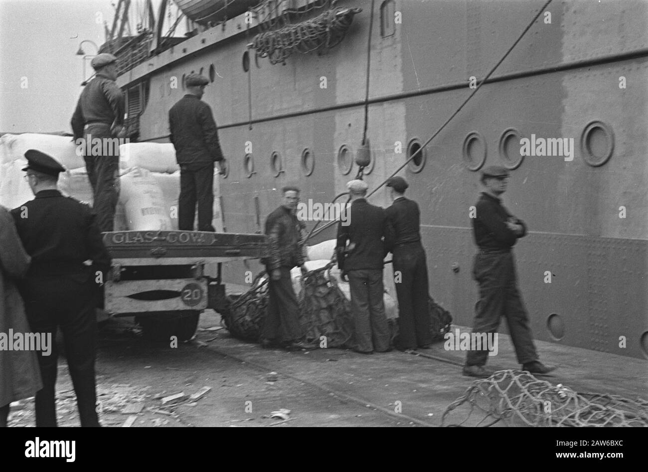 Merchant ship world war ii Black and White Stock Photos & Images - Alamy