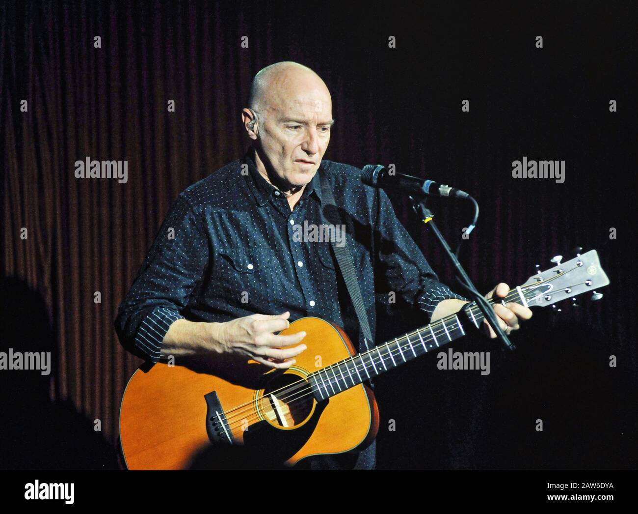 Midge ure live aid hi-res stock photography and images - Alamy