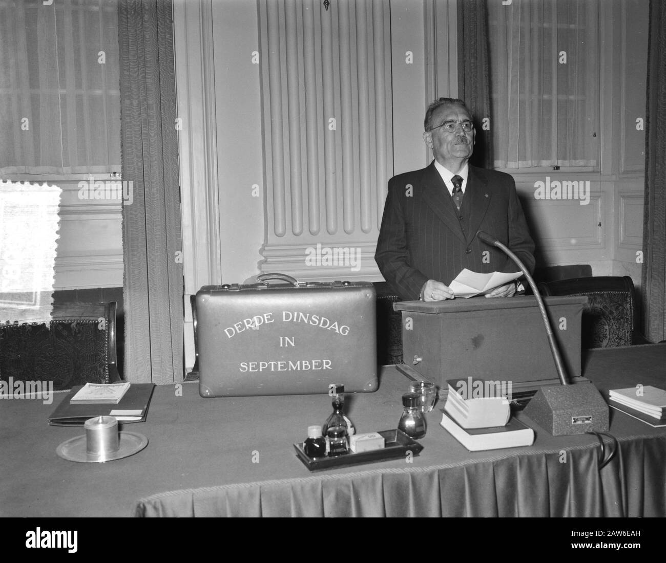 Finances state budget Black and White Stock Photos & Images - Alamy