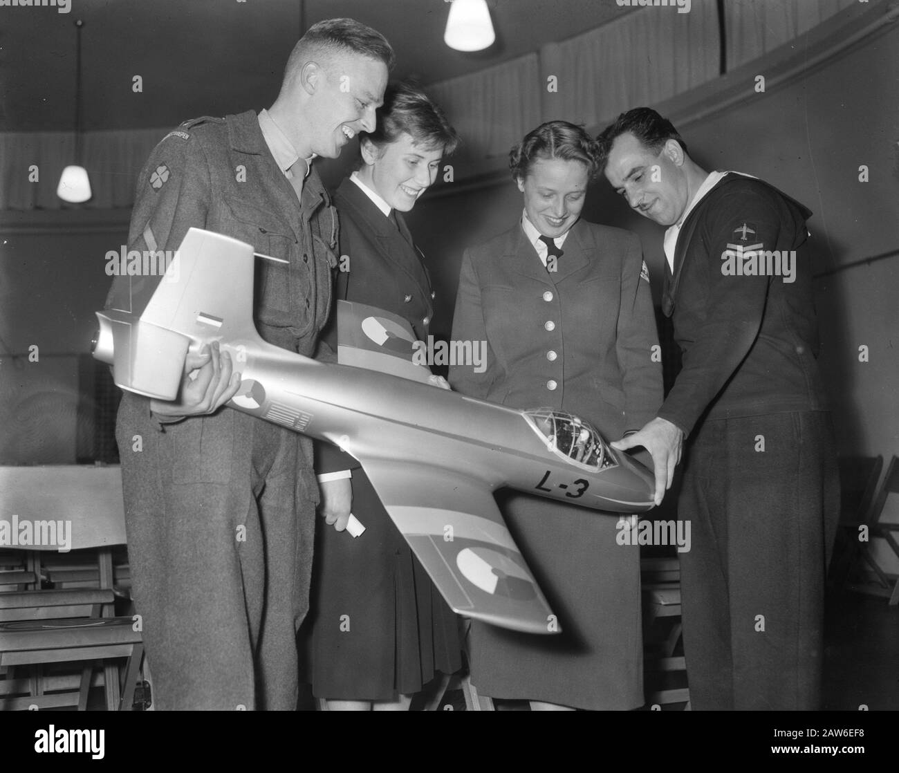 Dutch championships aircraft recognition at Shell Hague, sailor, Marva ...