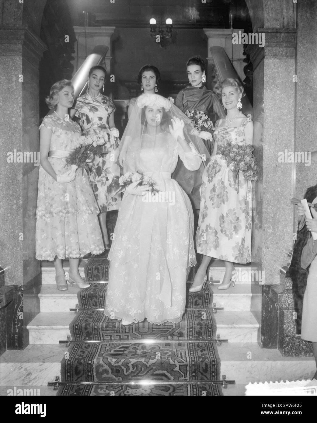 Glamorous old fashion Black and White Stock Photos & Images - Alamy