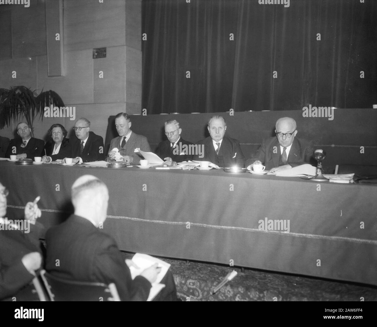 Party meetings hi-res stock photography and images - Alamy