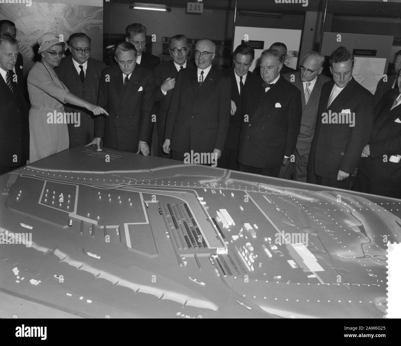 November 7 1958 hi-res stock photography and images - Alamy