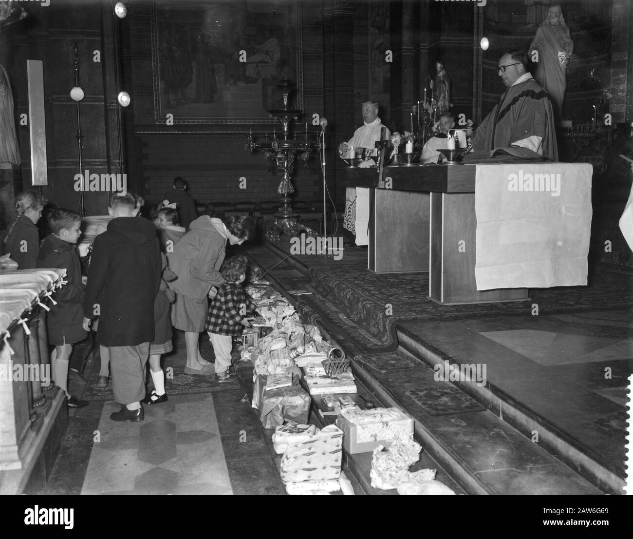 Non mission Black and White Stock Photos & Images - Alamy