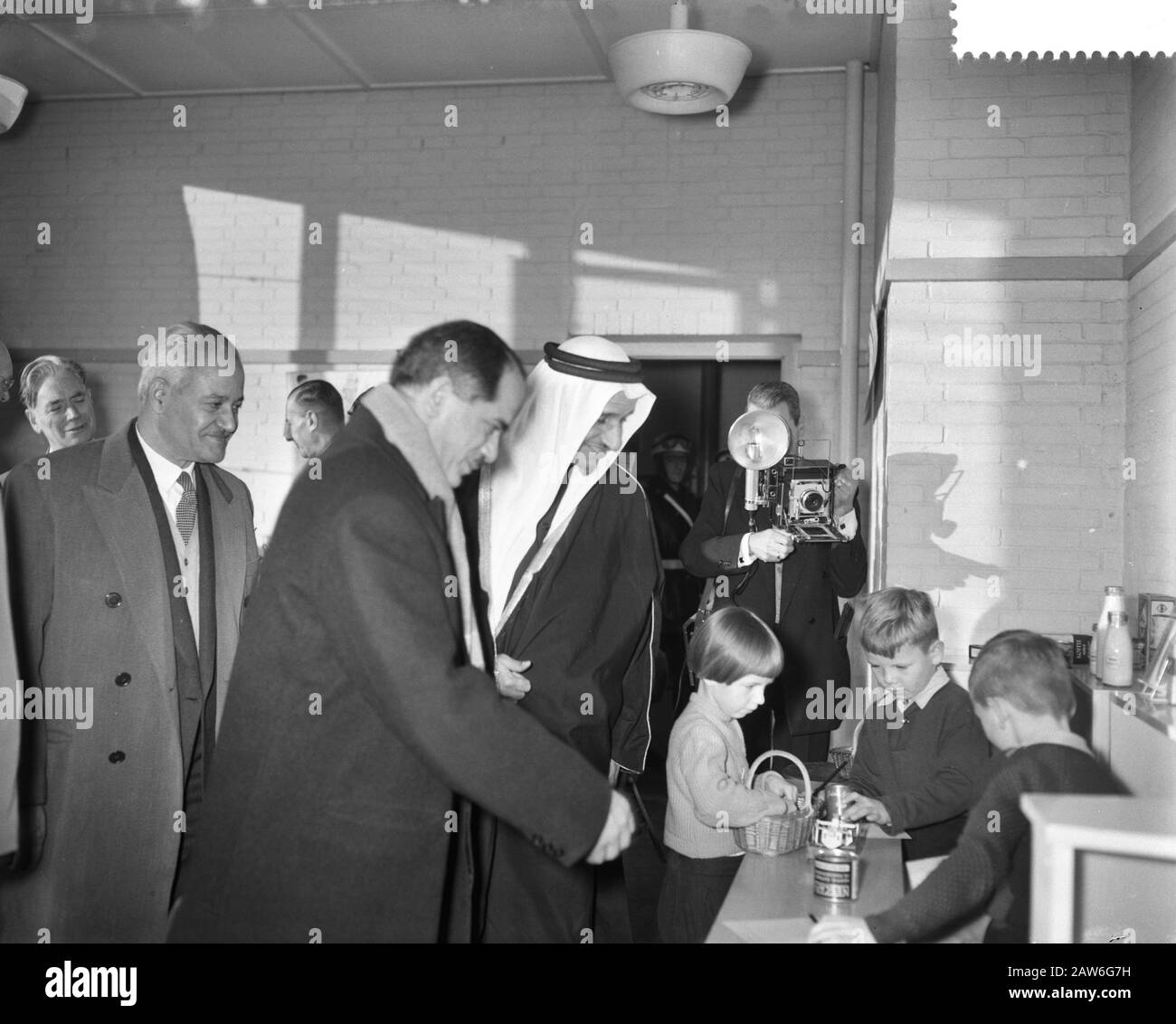 Prince Fahel al Faisal visited Princess Beatrix School in Amsterdam ...