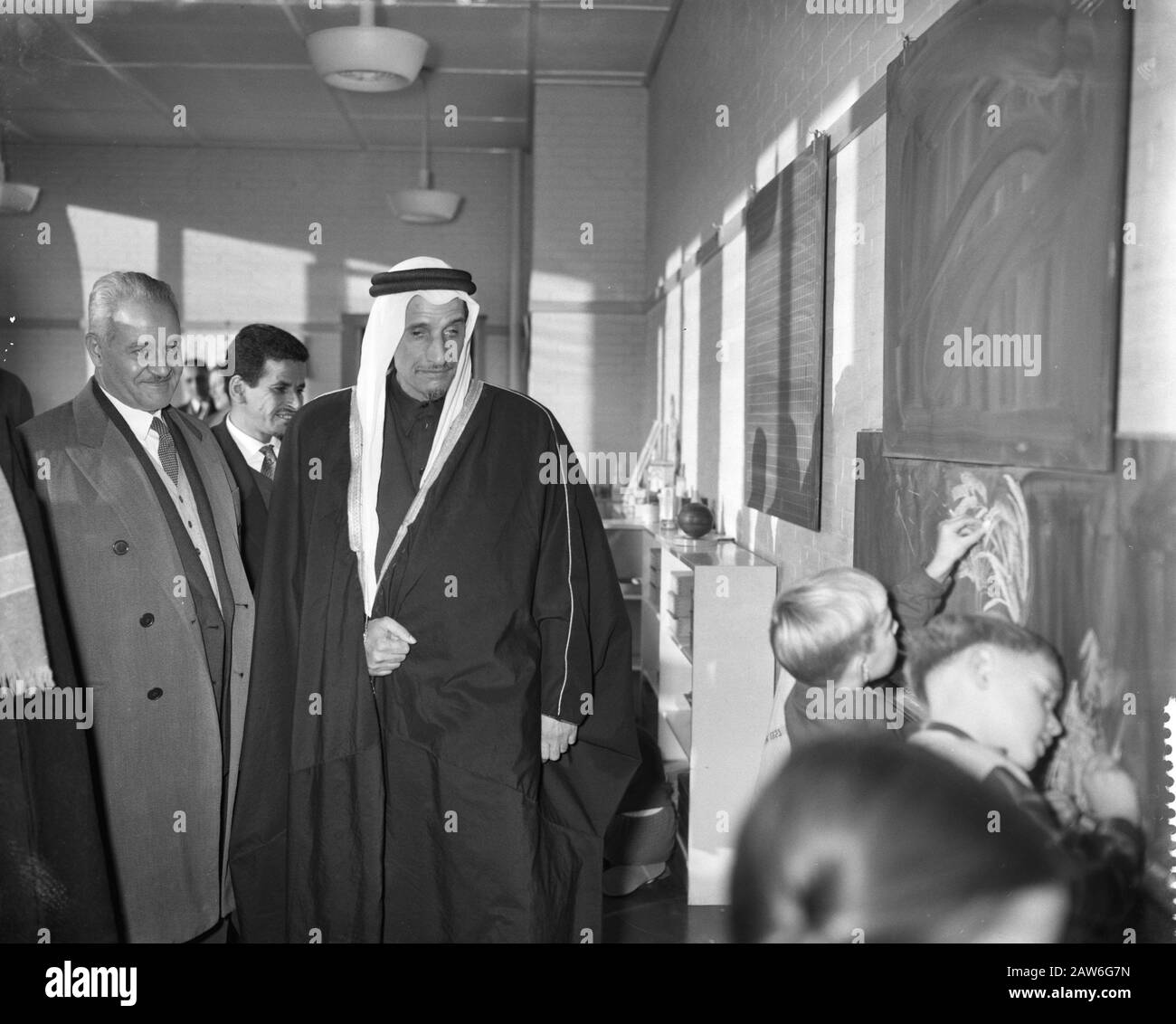 Prince Fahel al Faisal visited Princess Beatrix School in Amsterdam ...